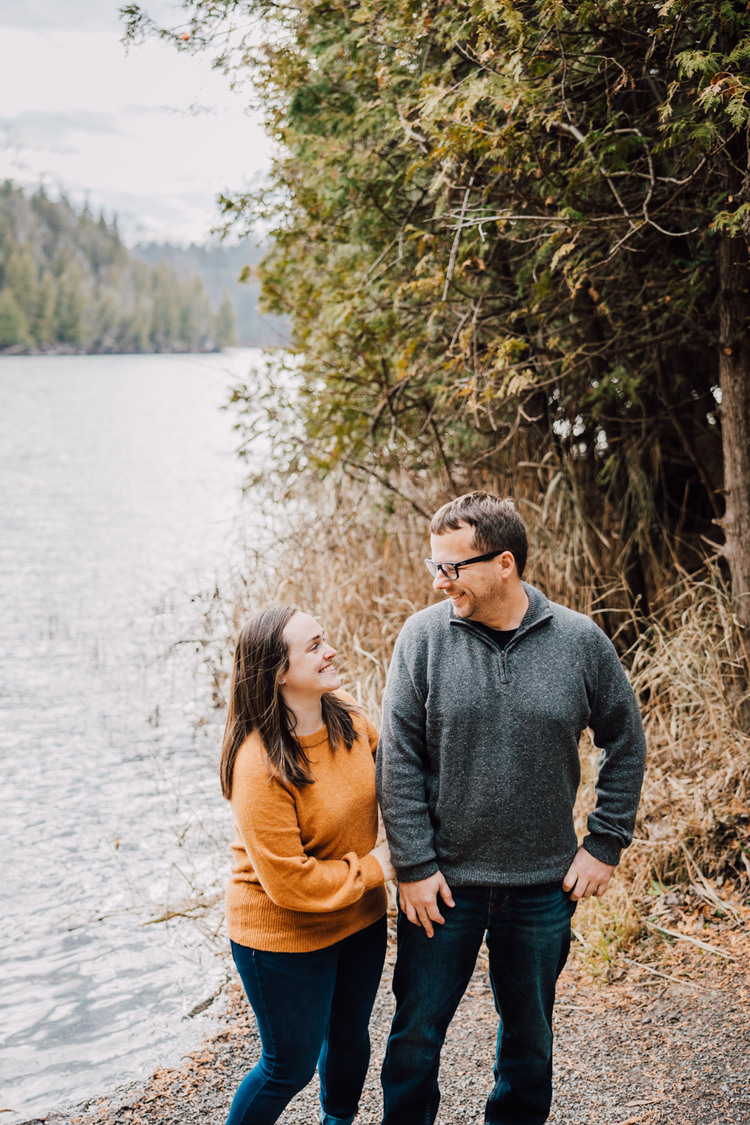 Erin + Keith’s Winter Engagement Photos at Green Lakes State Park ...