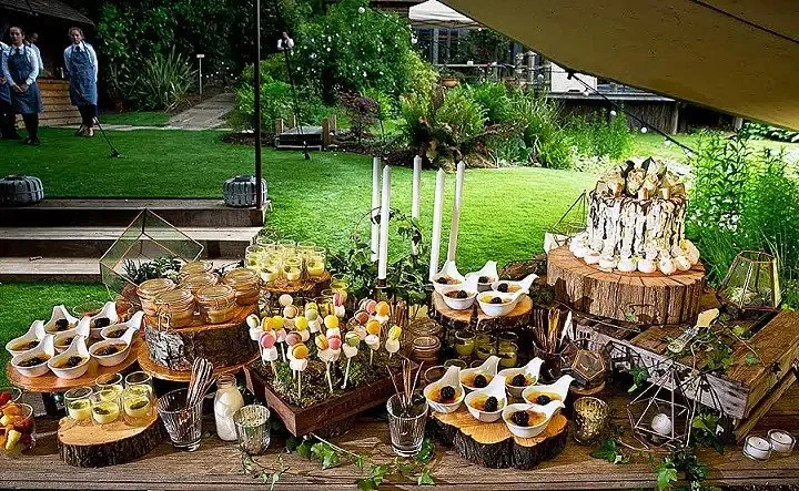 10 Buffet Table Food Display Ideas for Your Wedding