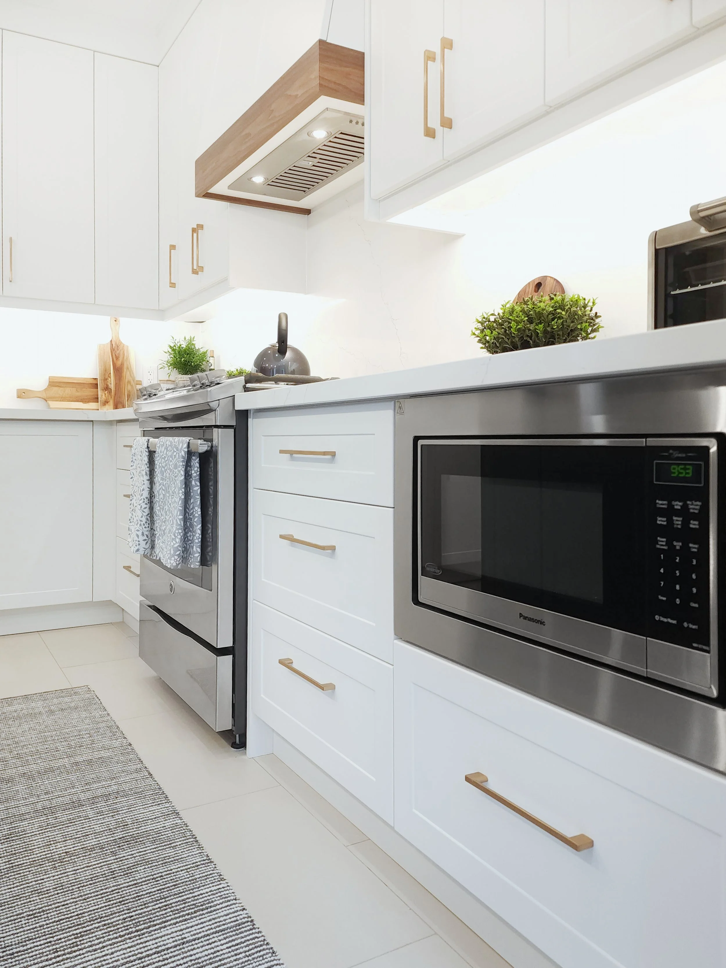 Modern Kitchens — DV Kitchens and Baths