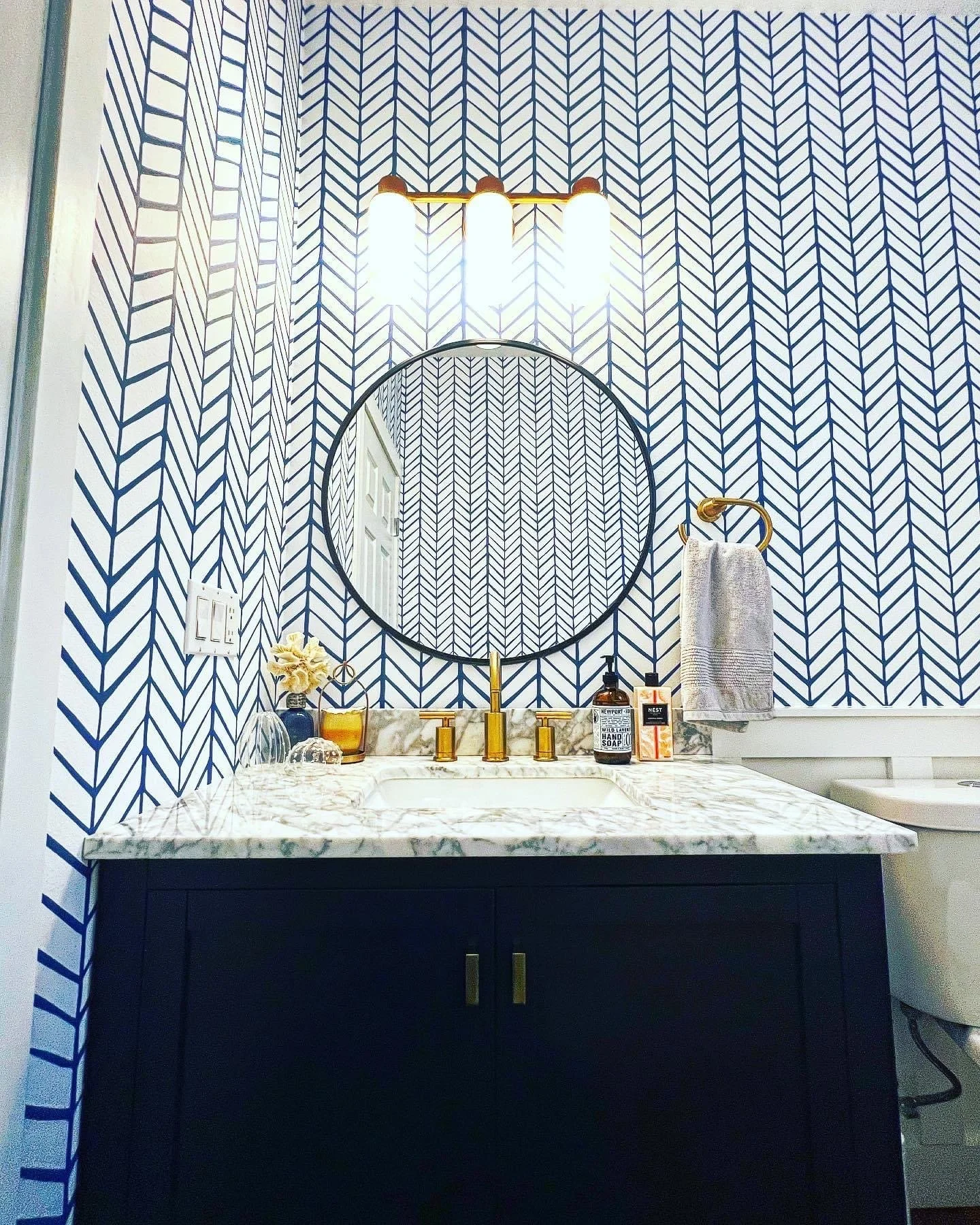 Kingsgate Half Bathroom — Kirkland Home, Kitchen, and Bath Remodel ...