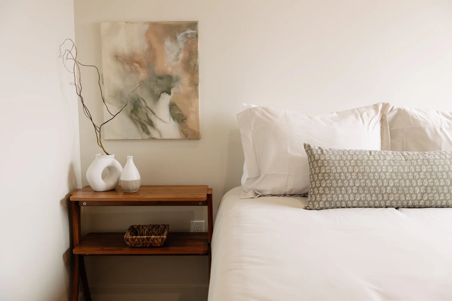 ARA | Book Your Desert Retreat Today — AQUILA PLACE