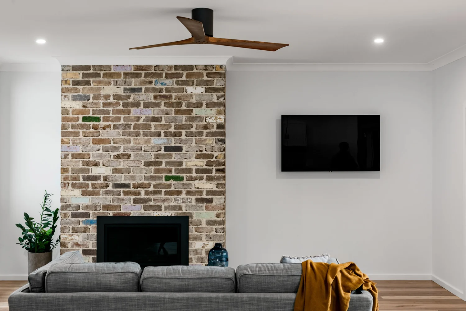 Chinnock Building - Bulli Renovation — Light & Lines