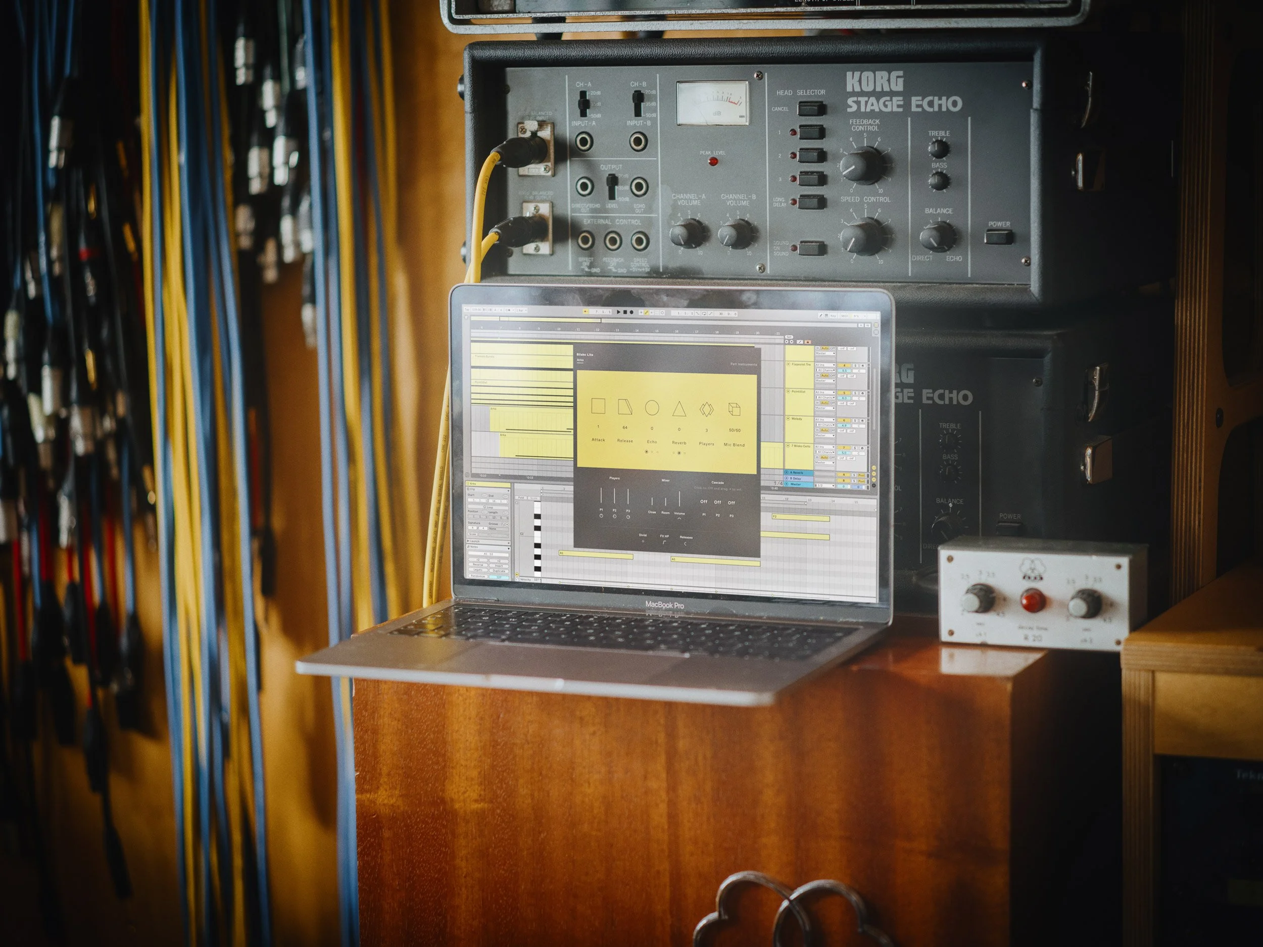 Felt Instruments — Blisko