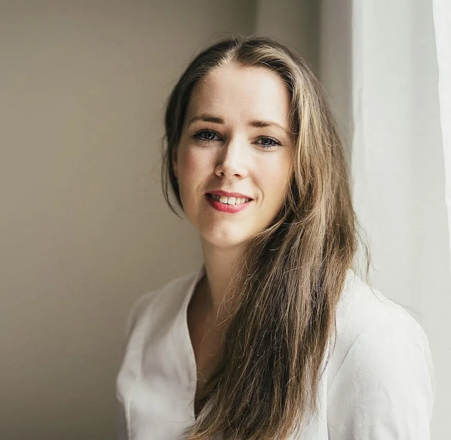 Jessica Heuvels — Dancing Dialogue