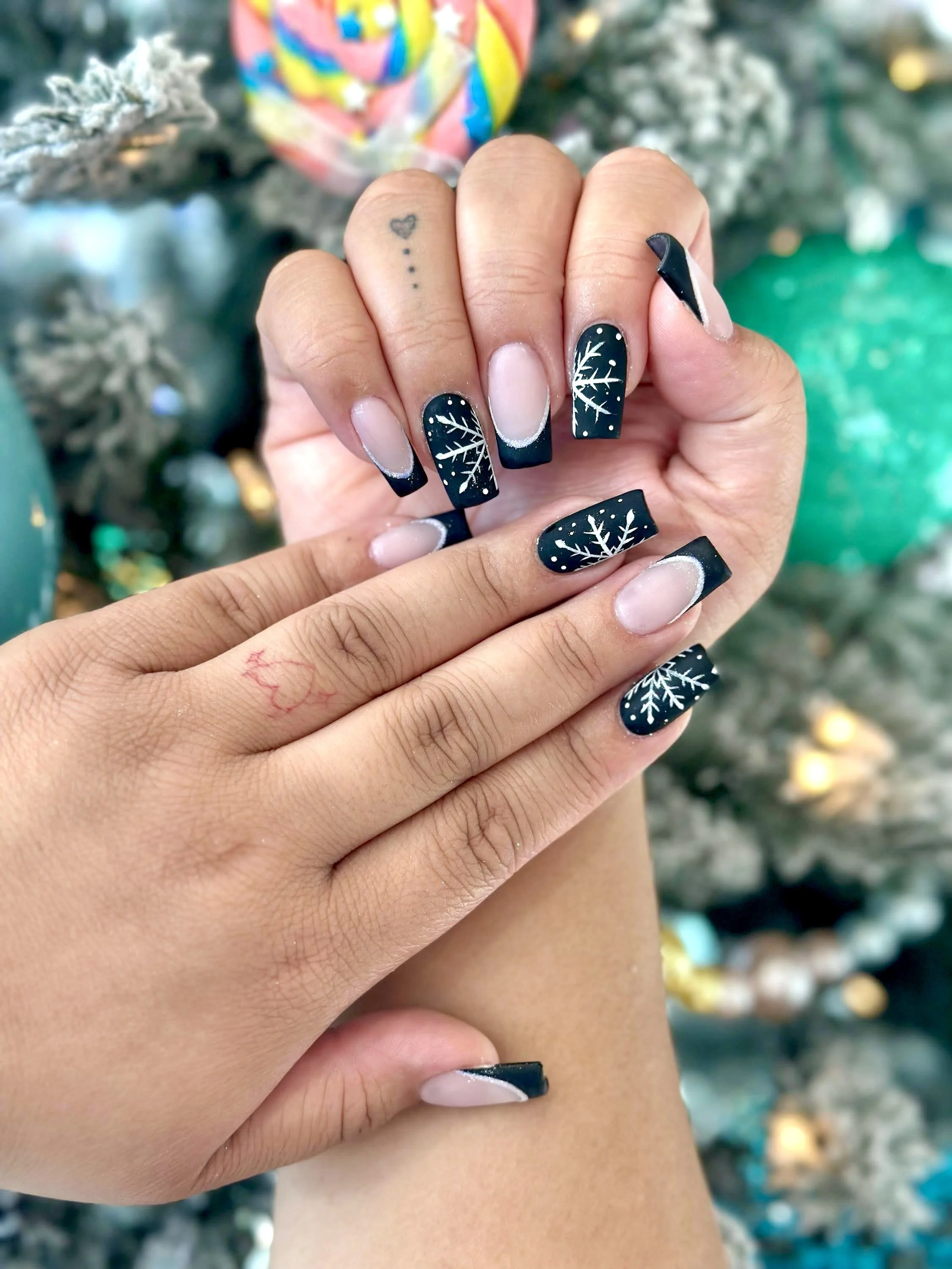 GALLERY — Dust to Diamond Nails
