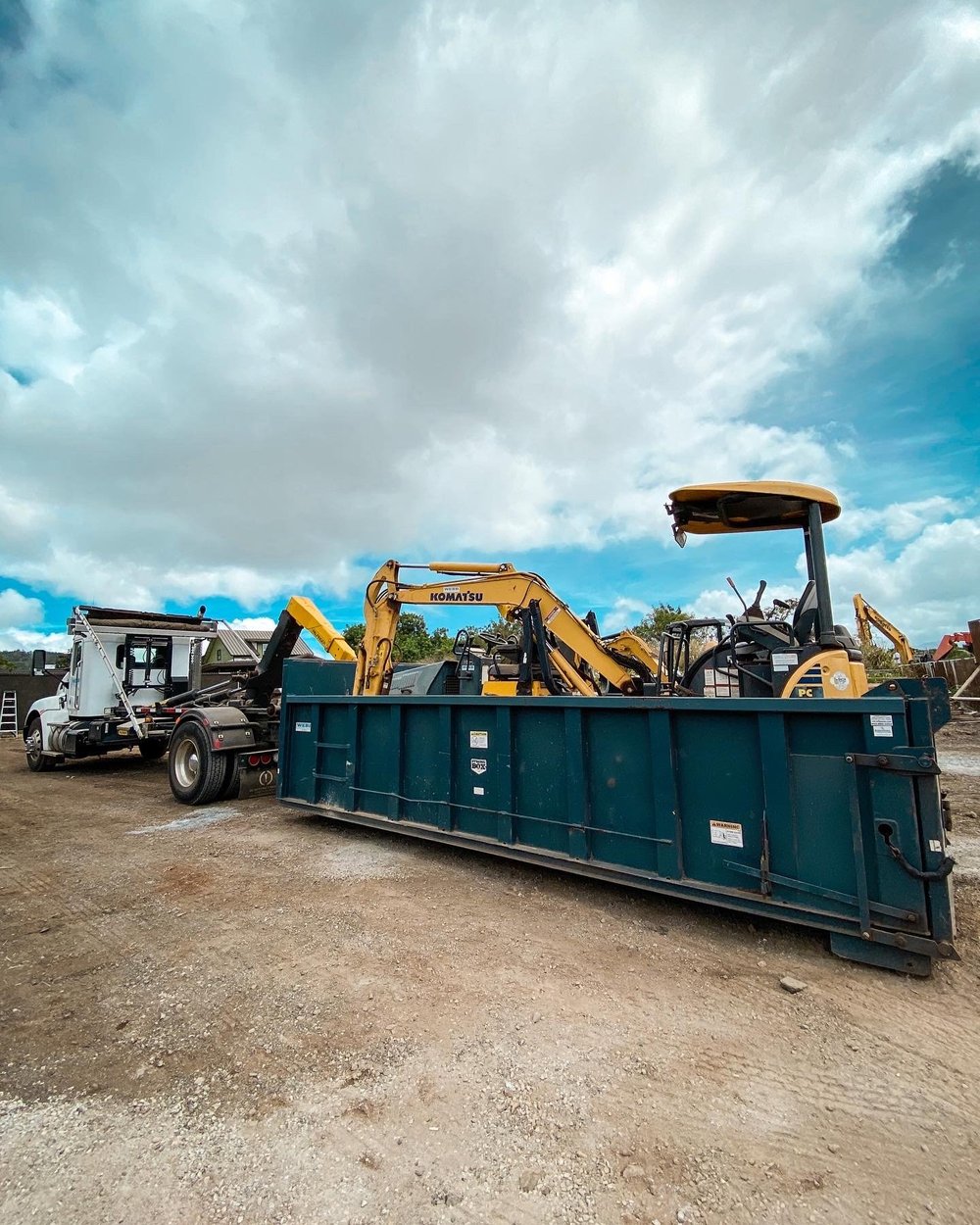 Hauling & Equipment Transport — Honolulu Roll Off Service