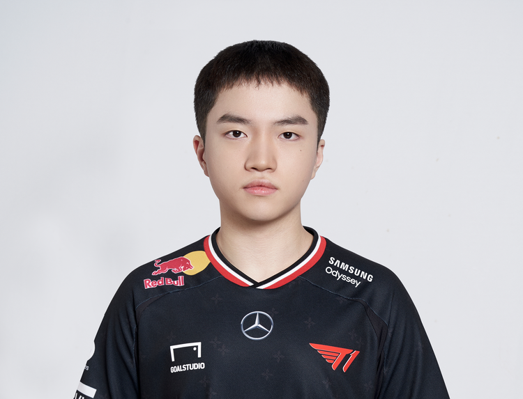 League of Legends — T1