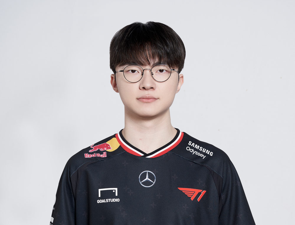 League of Legends — T1