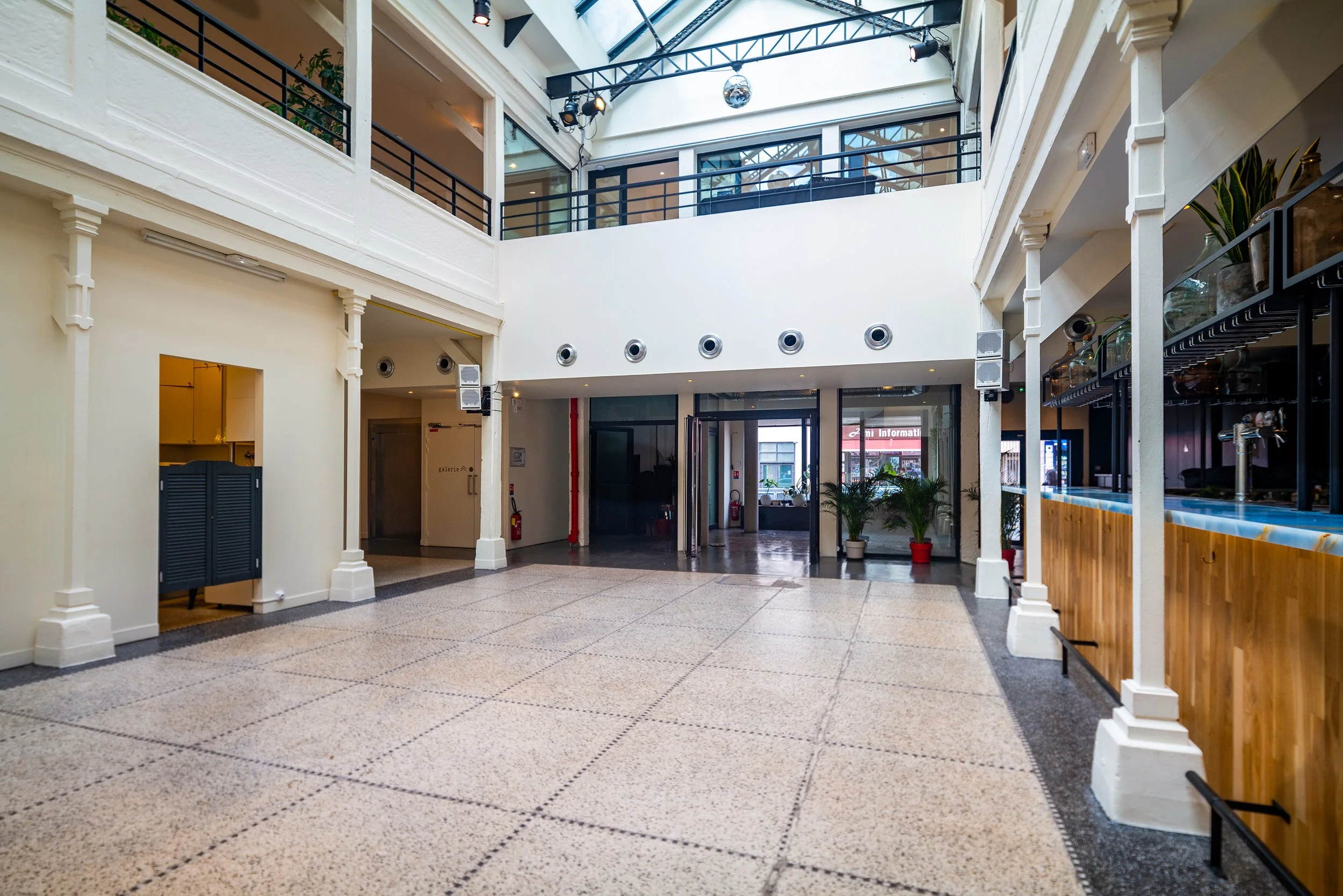 les espaces — Electric Paris