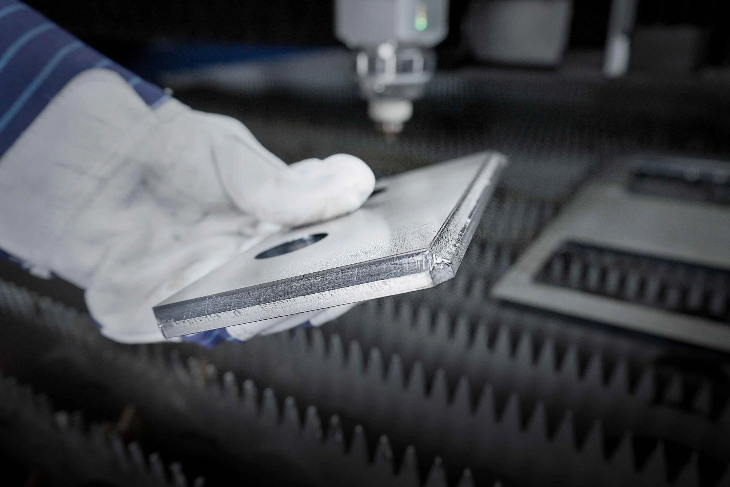 Beveled vs. Chamfered: Differences & Applications — Maintecx Machine ...