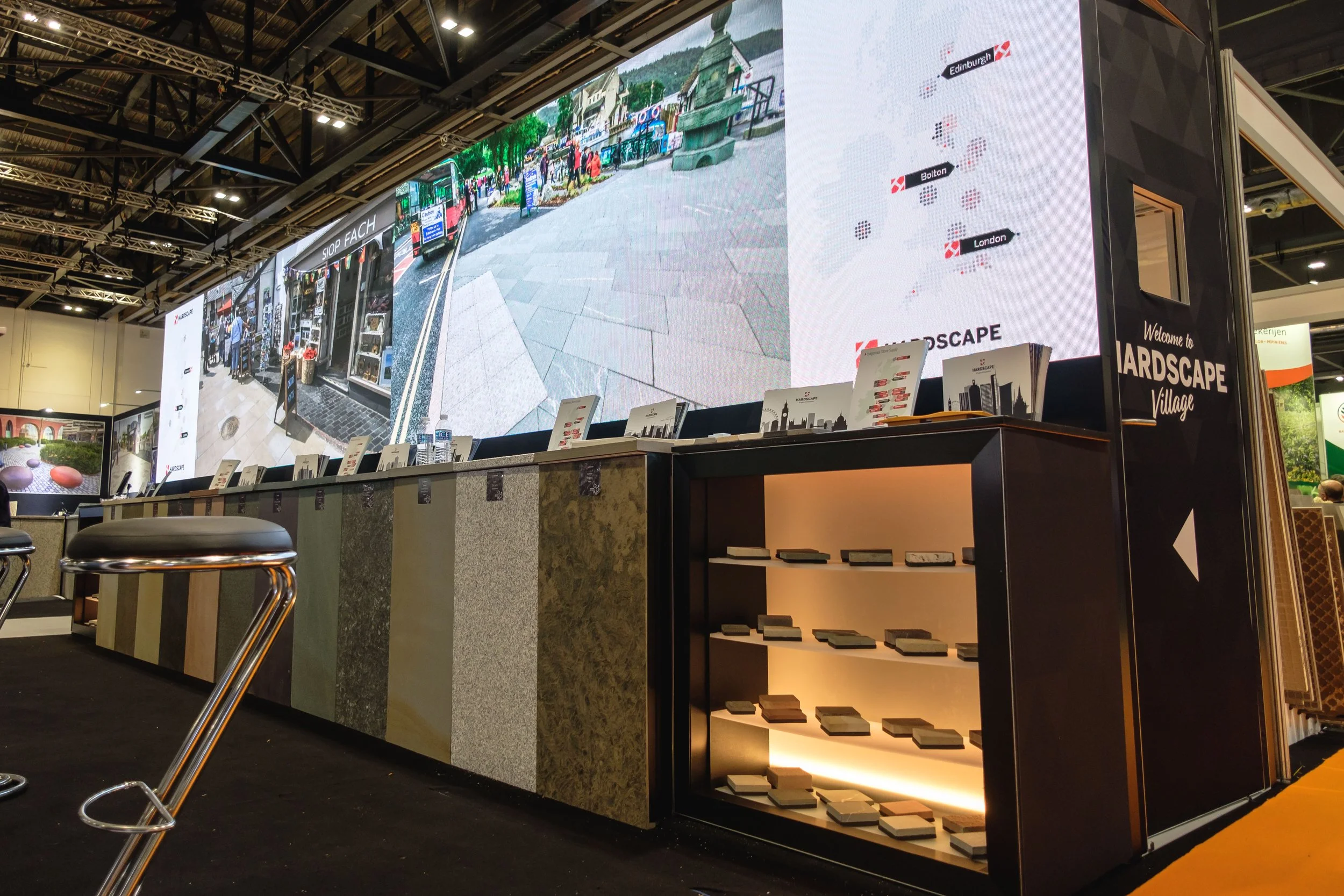 The Benefits of LED Screens in Exhibition Stands — AMBIEN360 EXHIBITION ...