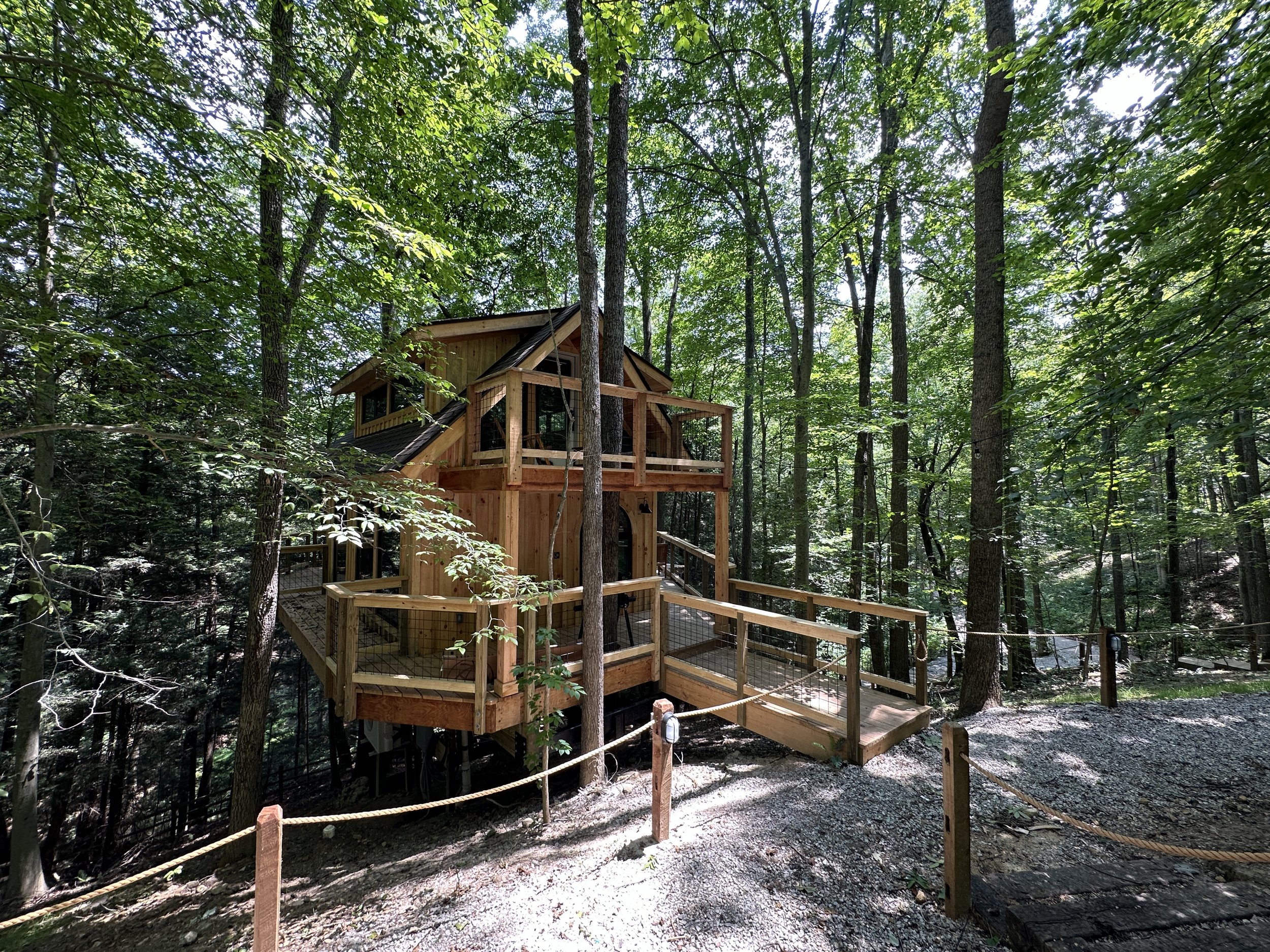 Hocking Hills Treehouse Cabins