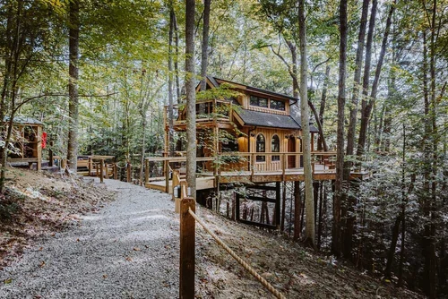 Hocking Hills Treehouse Cabins