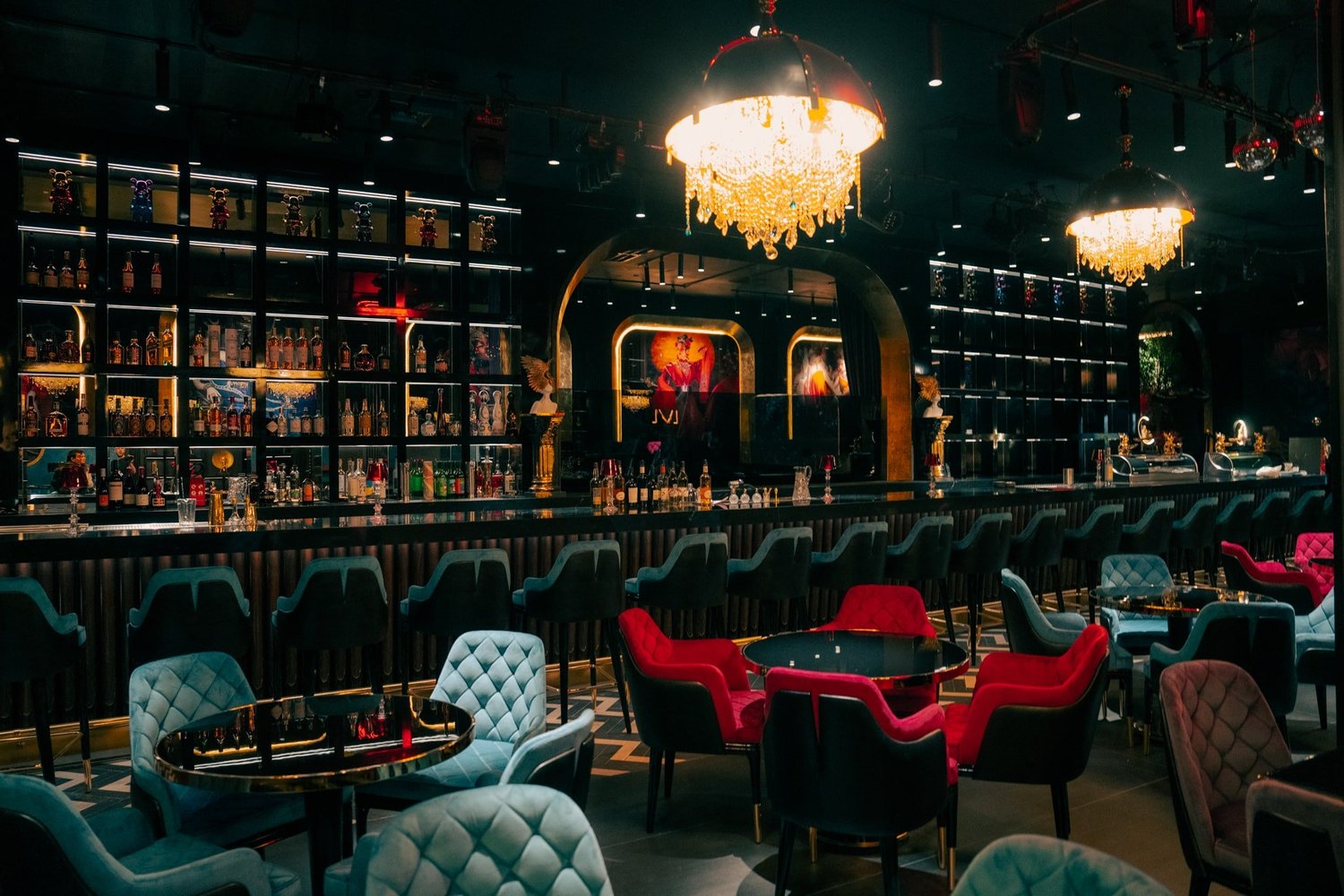 GALLERY — Level restaurant