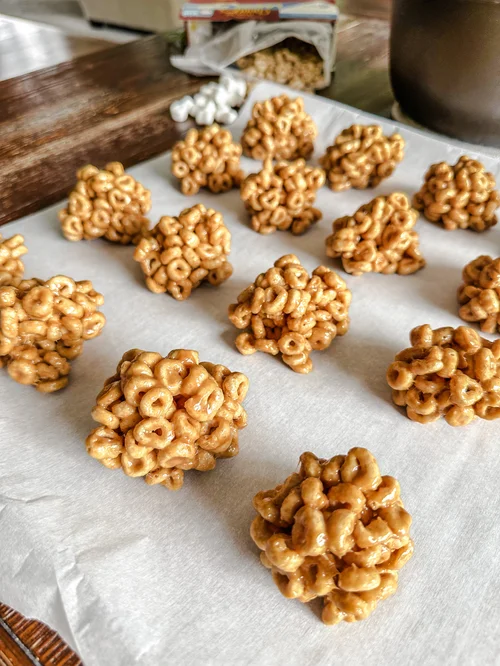 Peanut Butter Cheerio Balls — 2hungrydaughters