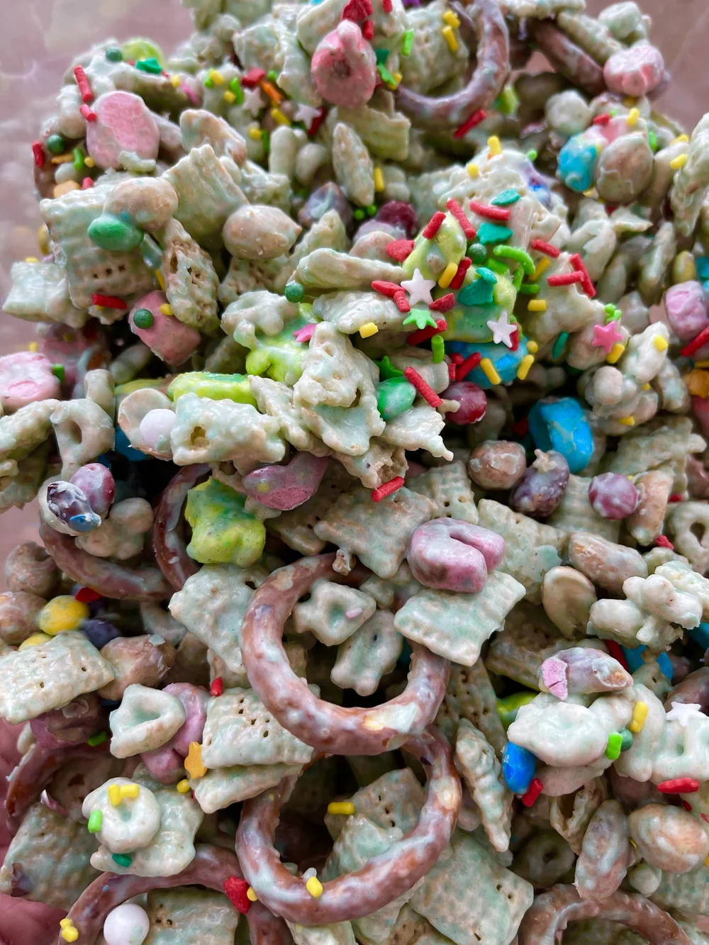 Lucky Charms Chex Mix — 2hungrydaughters