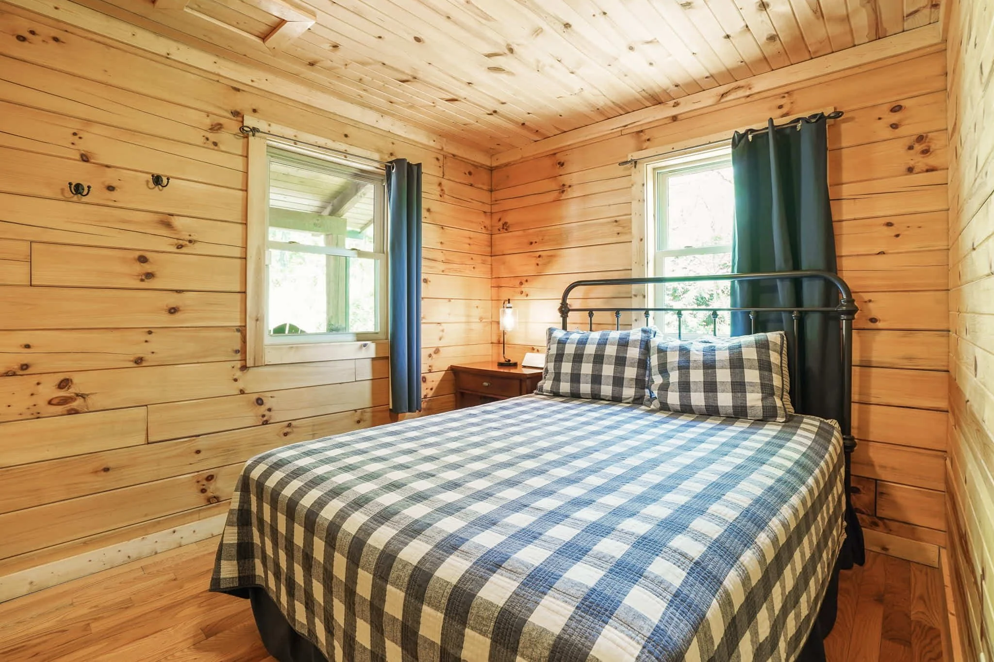 Bobcat Bluff Cabin (sleeps 8) — Liberty Log Lodging | Hocking Hills