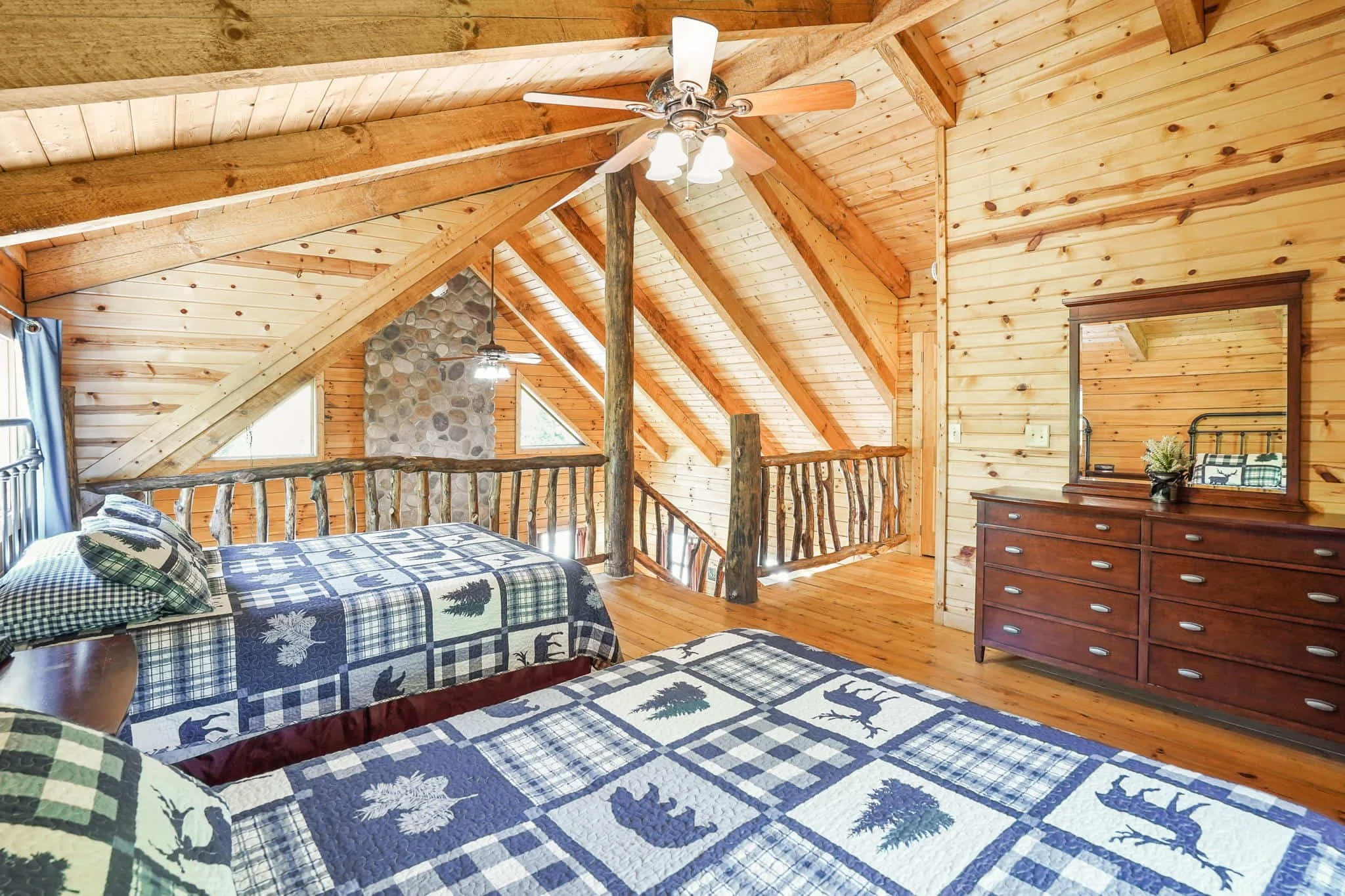 Bobcat Bluff Cabin (sleeps 8) — Liberty Log Lodging