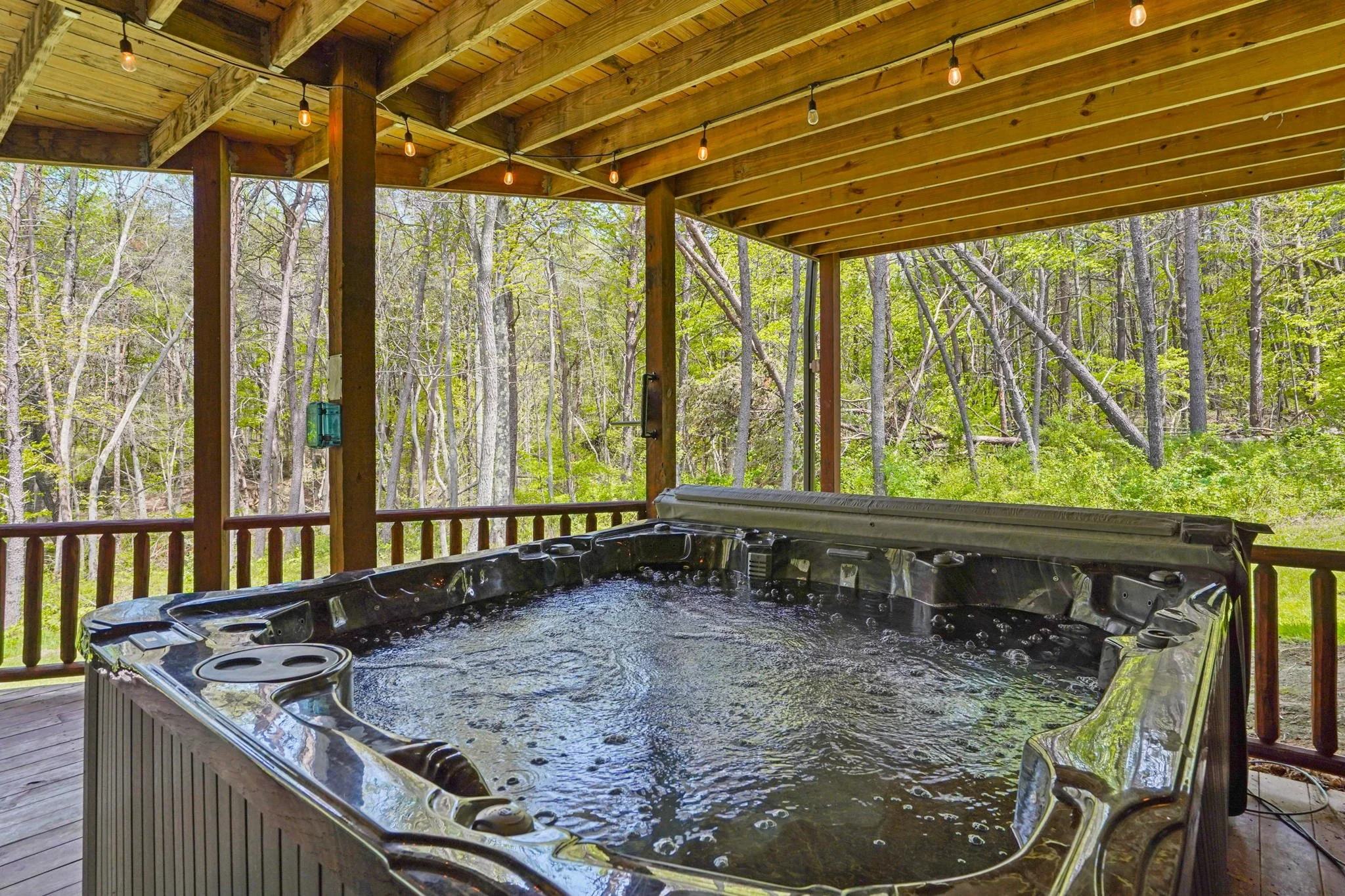 River Rock Lodge — Liberty Log Lodging | Hocking Hills