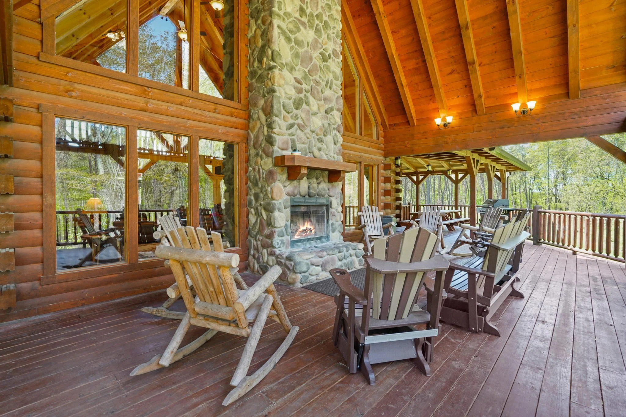 River Rock Lodge — Liberty Log Lodging | Hocking Hills