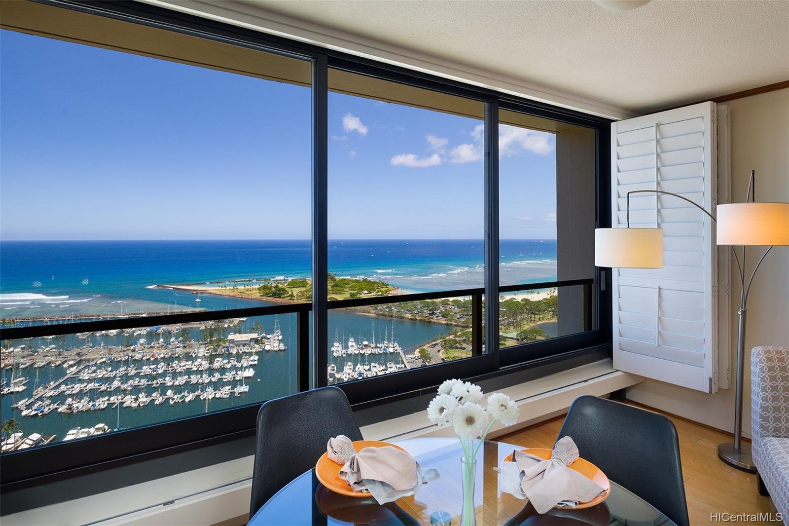 Lifestyle — Yacht Harbor Towers