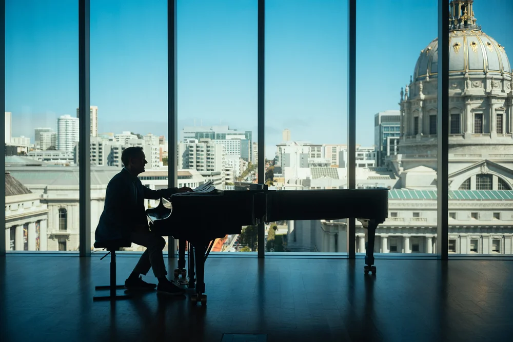 Biography — Jake Heggie