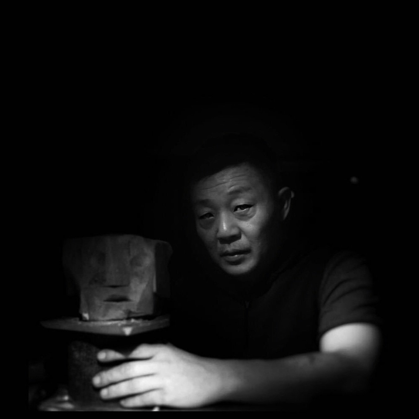 About 1 HAN DONG About 1 HAN DONG