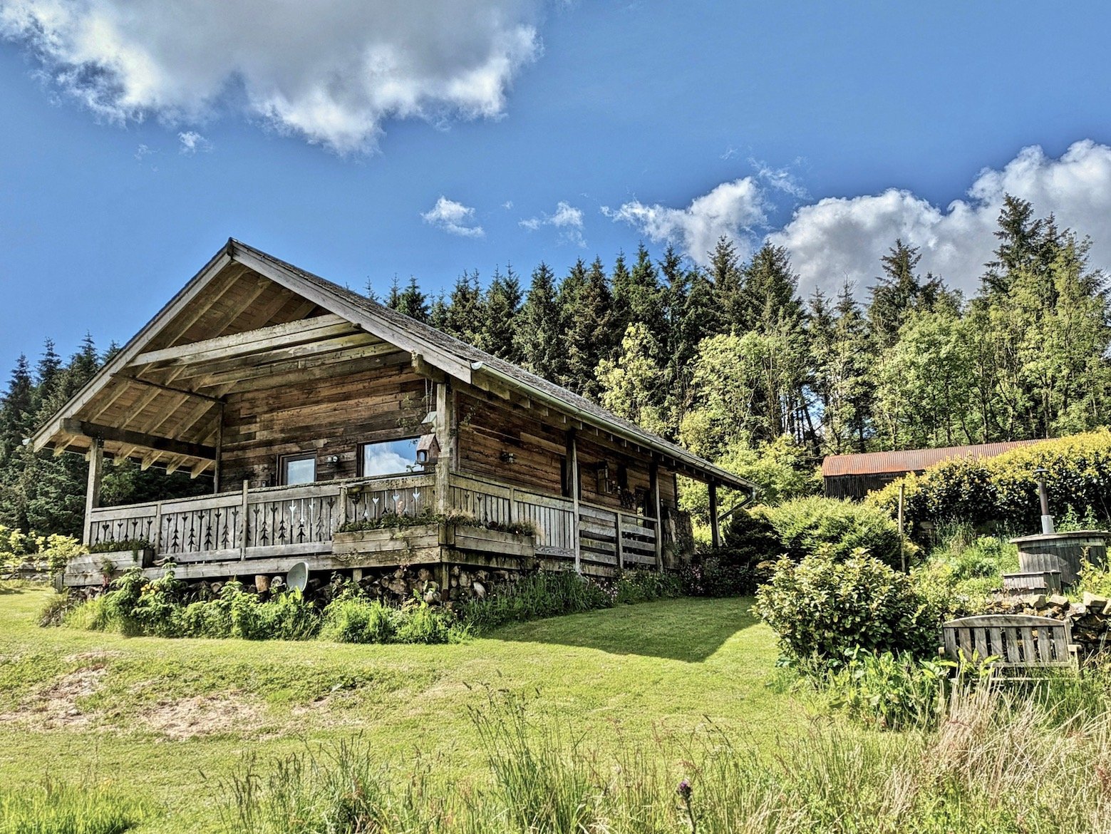 ALPNHAUS| Alpine chalet retreat lodge UK