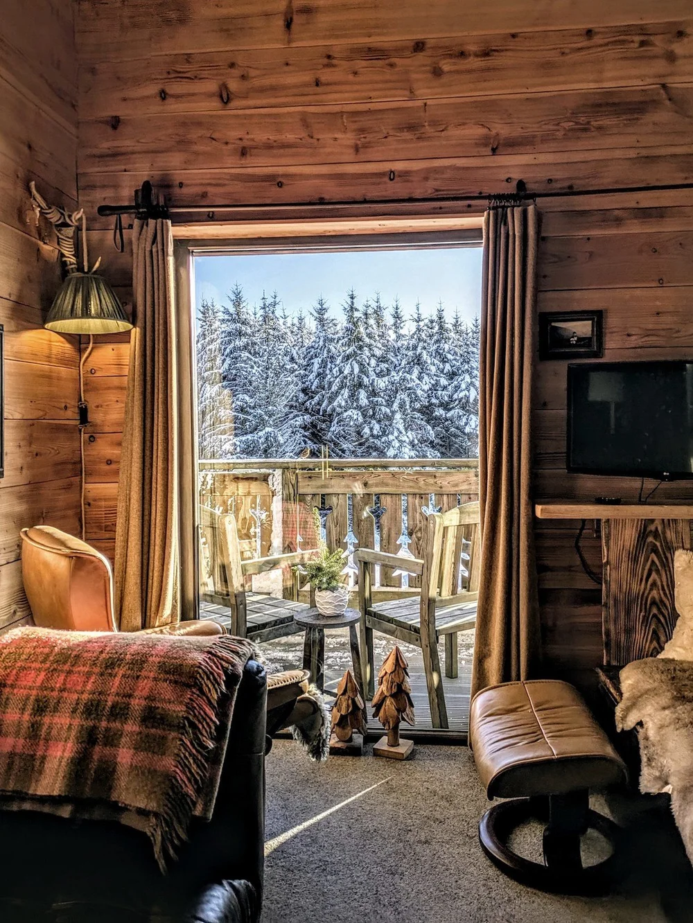 ALPNHAUS| Alpine chalet retreat lodge UK