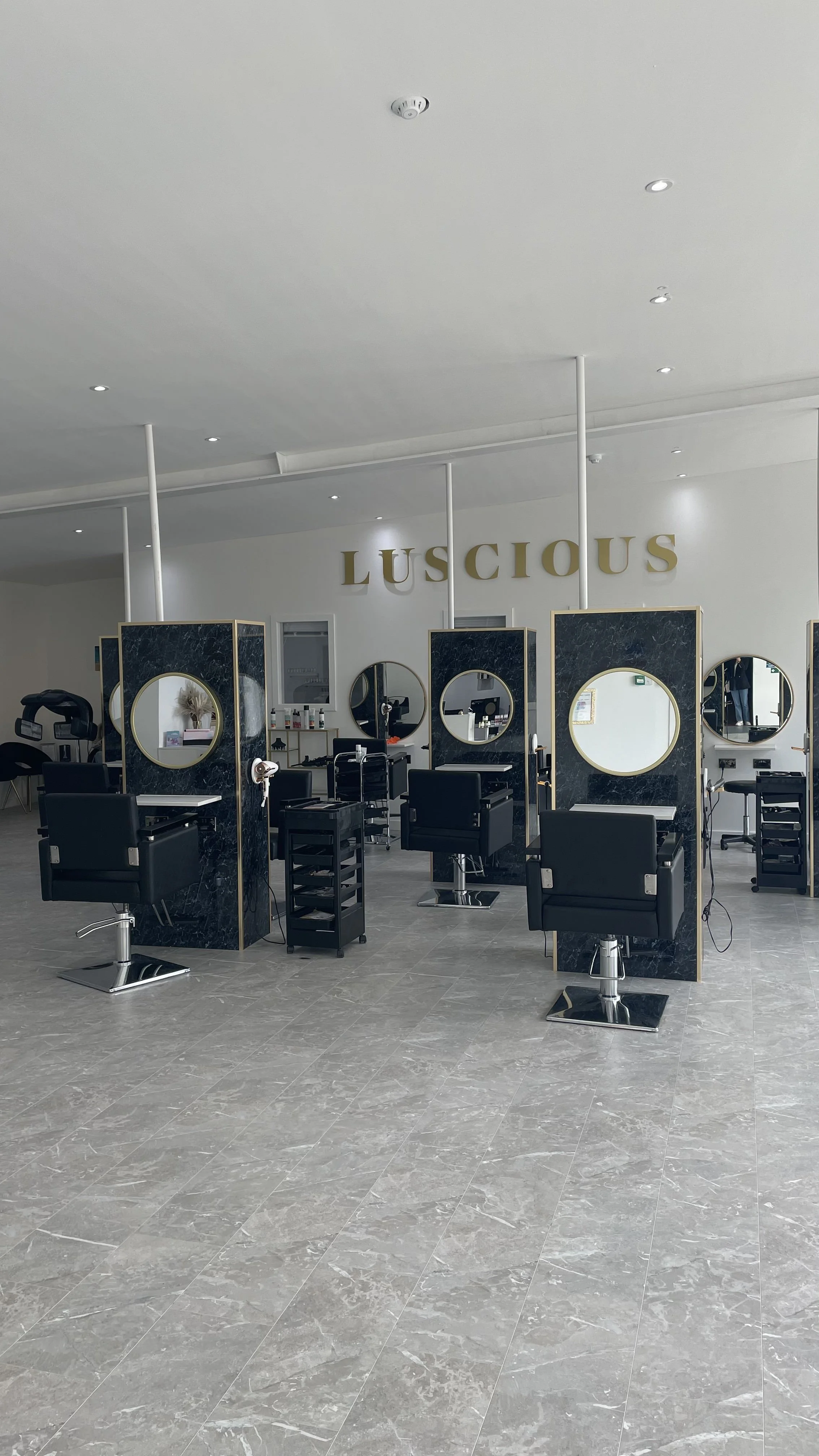 Contact — Luscious