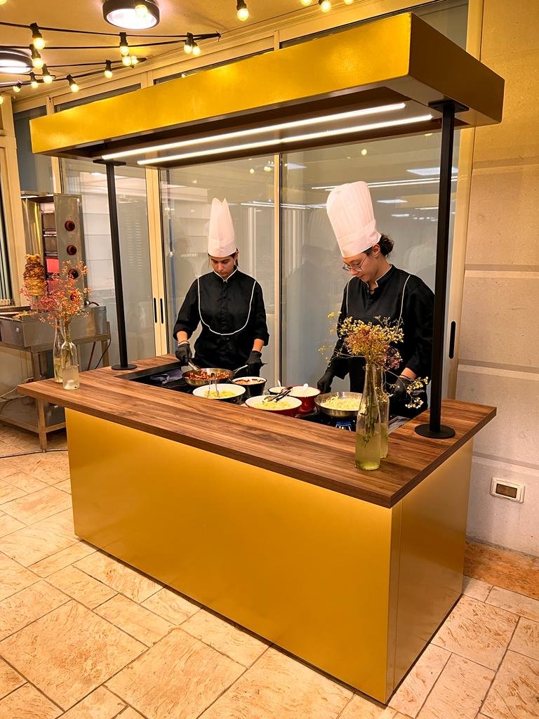 Maximus Hotel-Mobile Catering Station — AVINOX