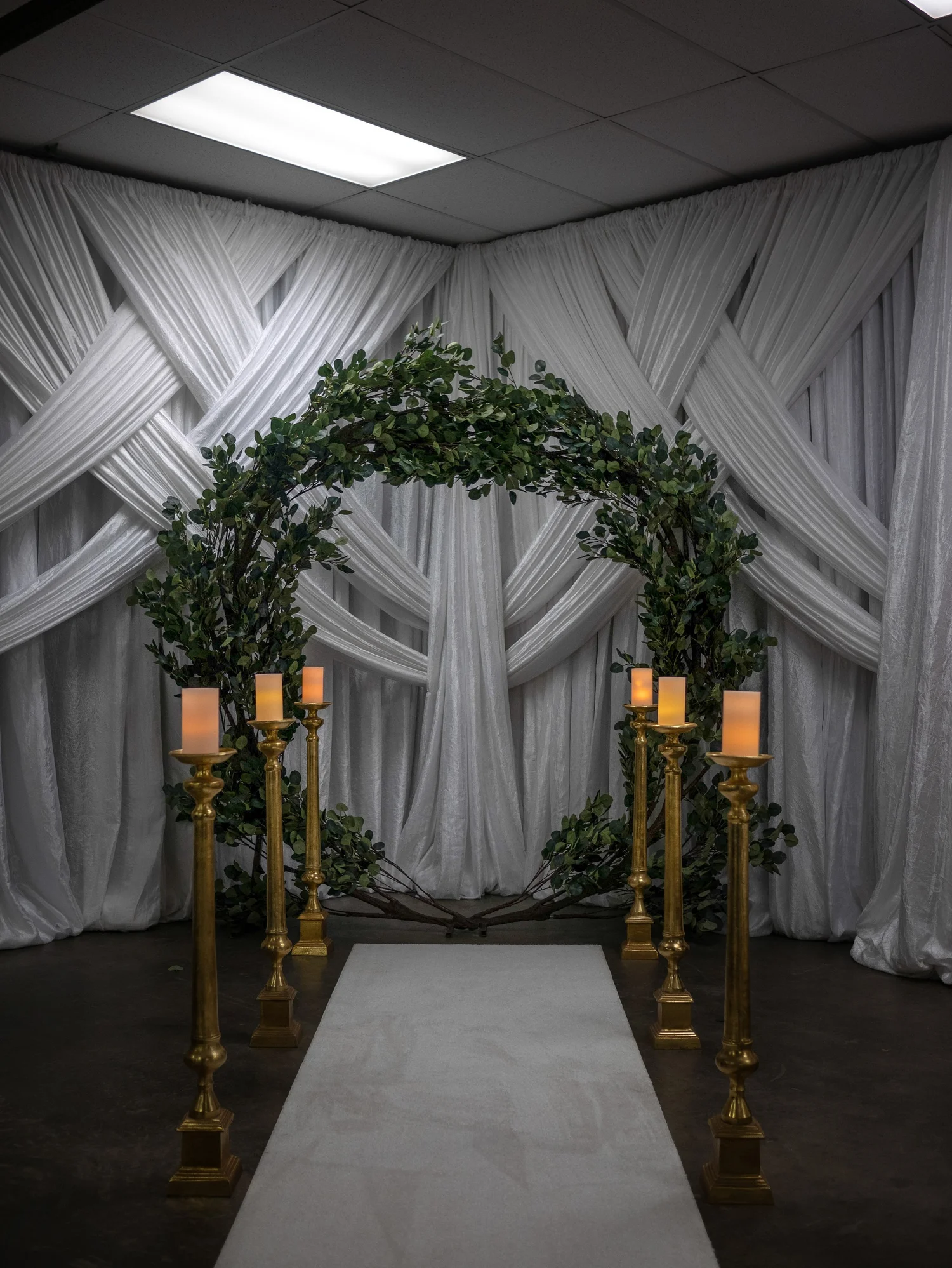 Backdrops | Draped - Hedge & Flower - Arches — On The Move Wedding ...