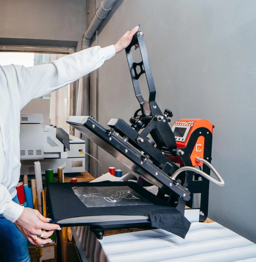 Which Fabrics Shine in Screen Printing and Embroidery?