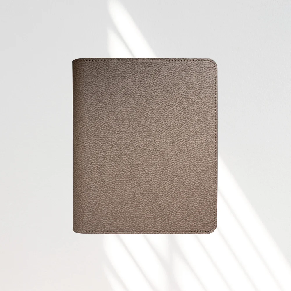 Leather Planner & Agenda Covers — Paper Avenue