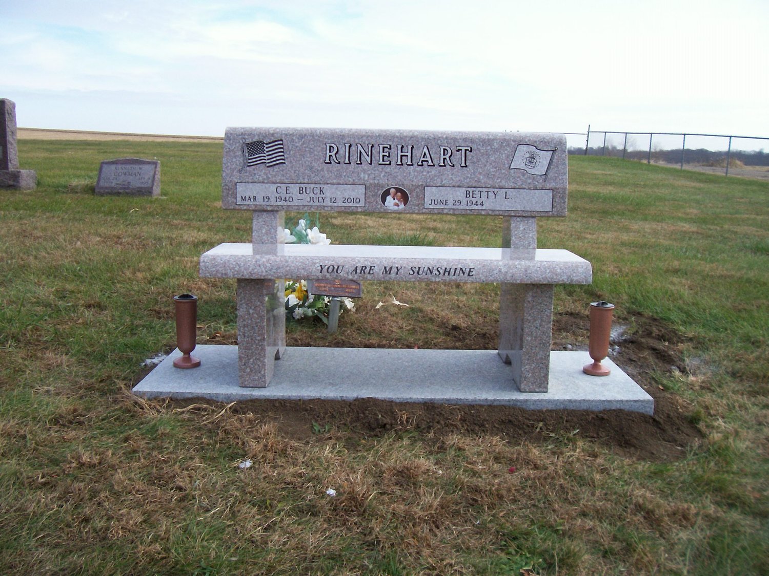 Granite Memorial Benches – Iowa Memorial Benches — McCall Monument