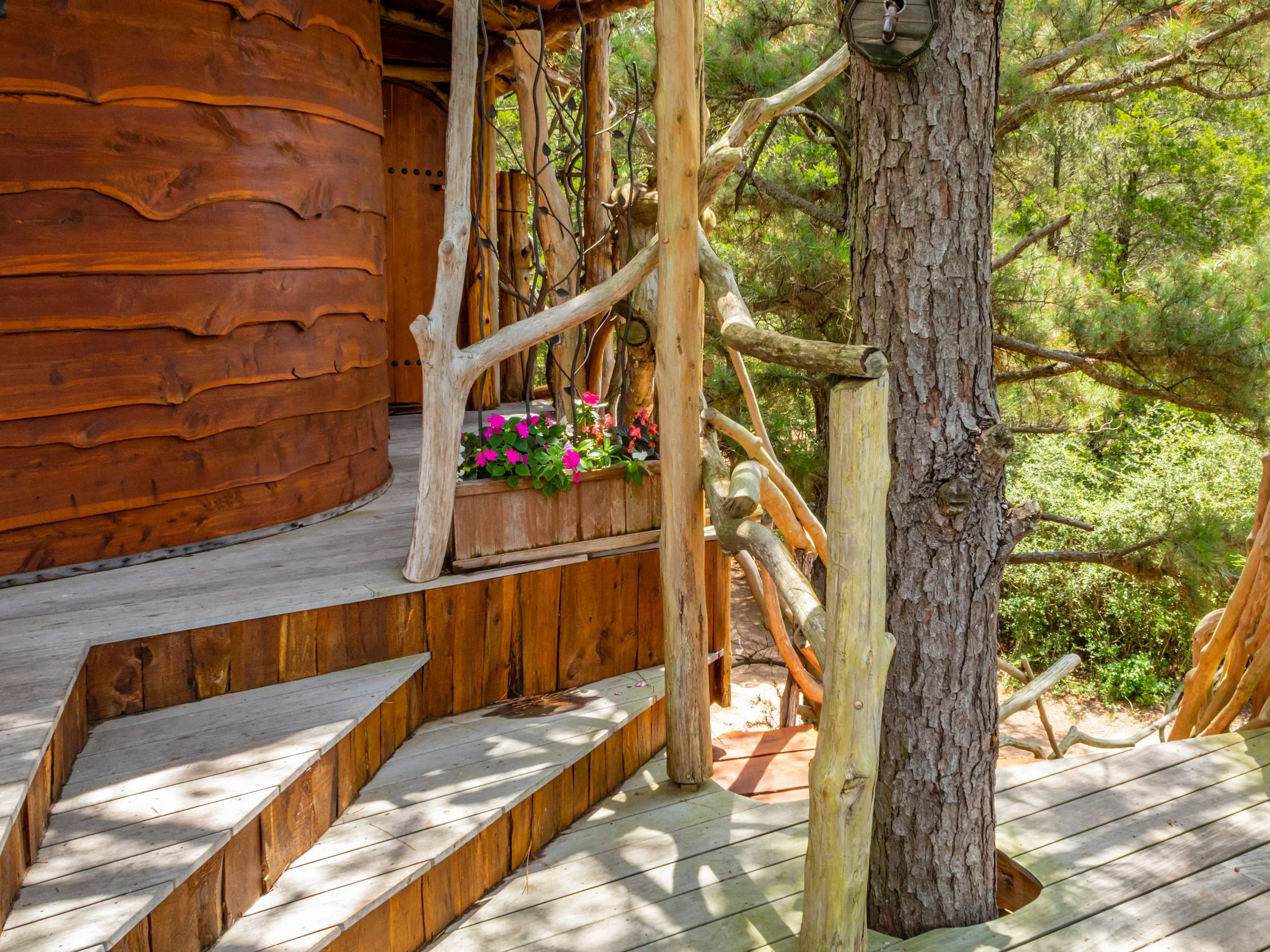 The Hobbit's Nest Treehouse — The Lost Pines Shire