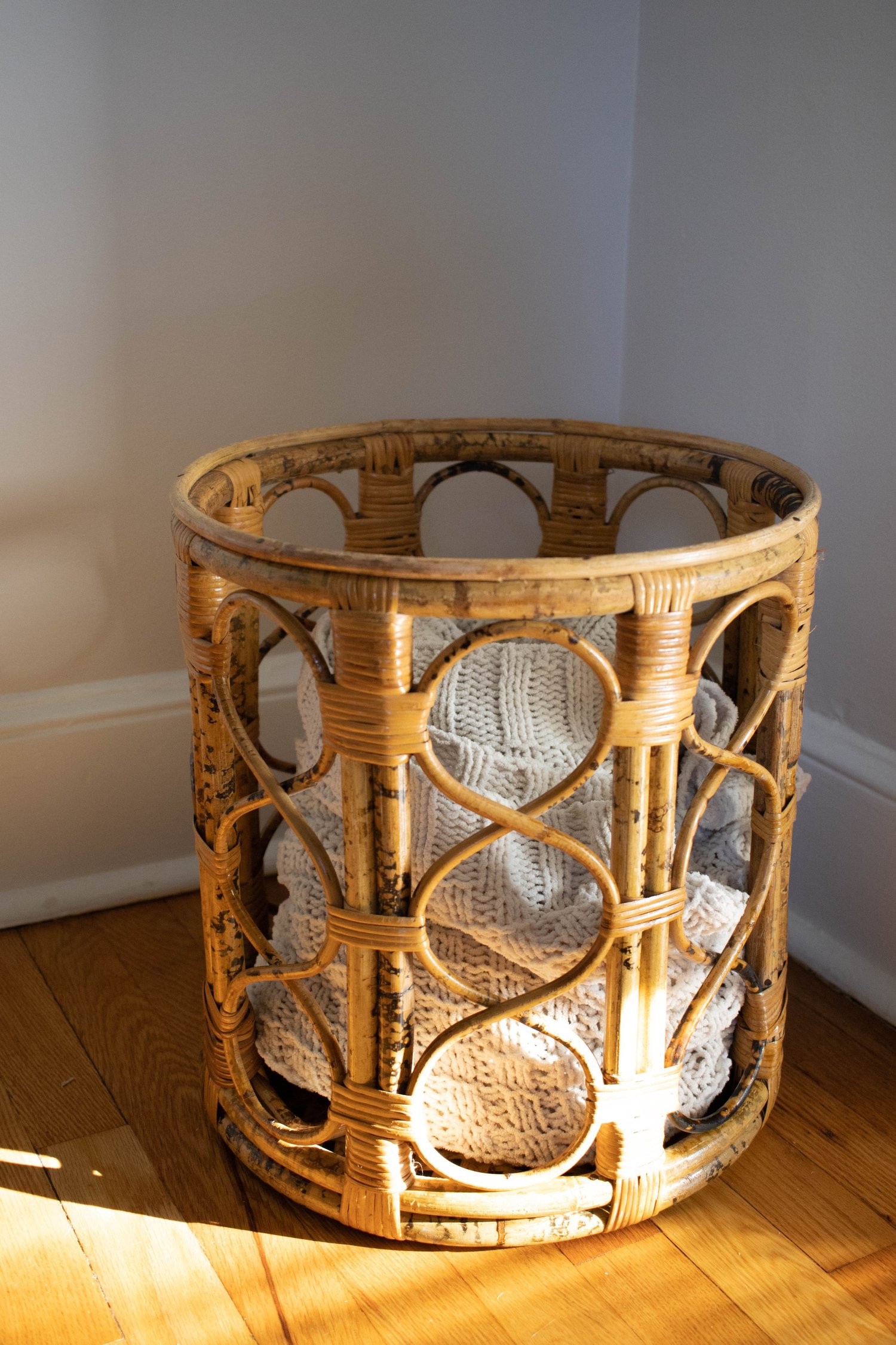 1960s Wicker Wrapped Demijohn Vase | Vintanthro Modern & Vintage
