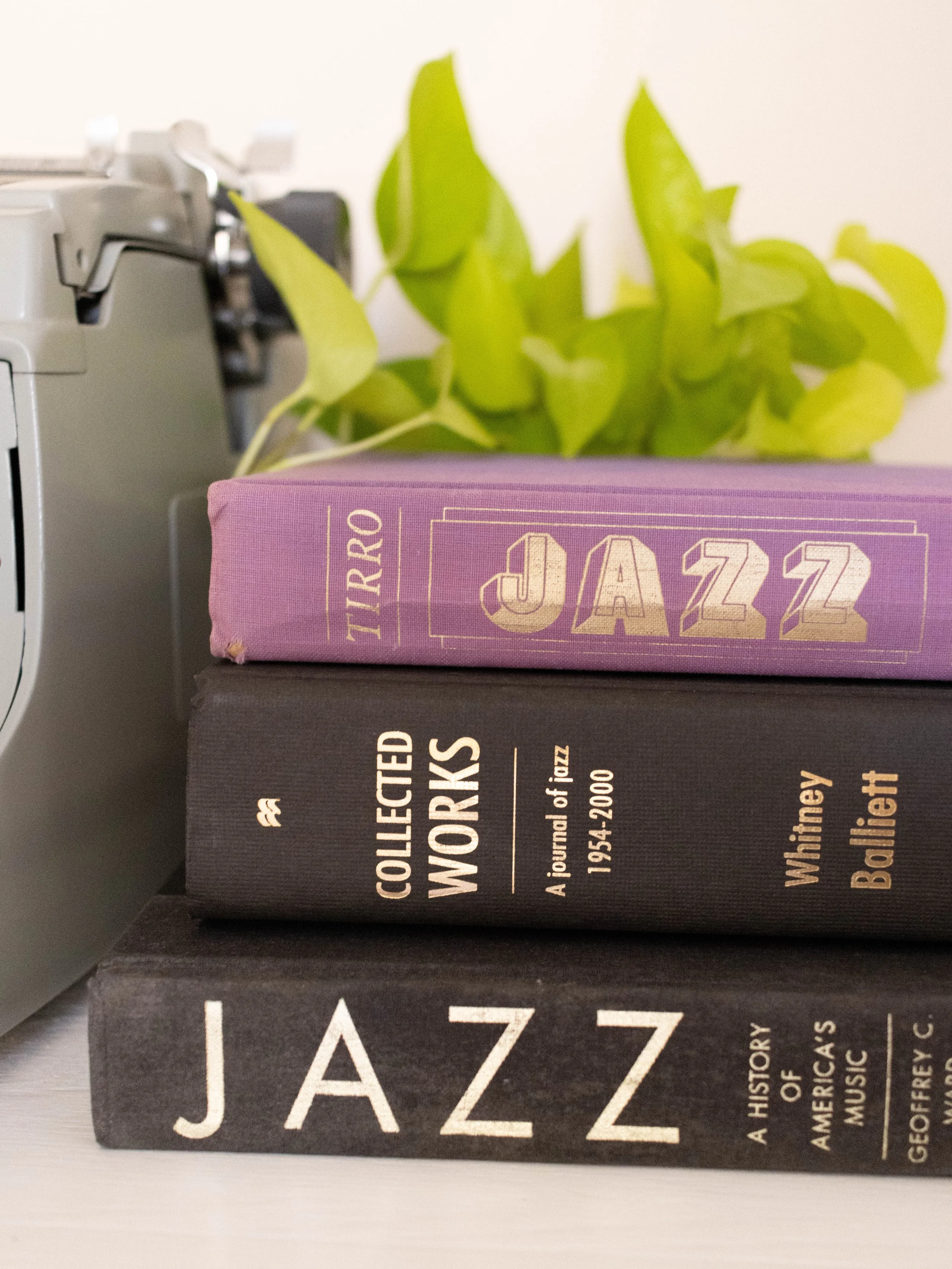 Coffee Table Book Set: Houses, Homes, & Workspaces | Vintanthro Modern ...