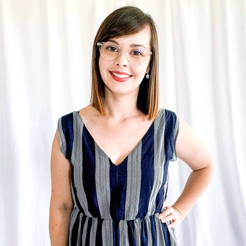 ABOUT — Alyssa Lloyd