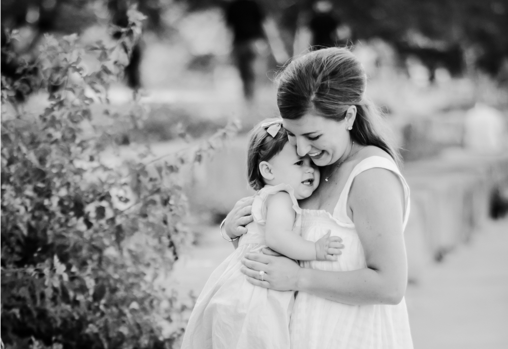13 Creative Mother Daughter Photoshoot Ideas (2026 Trends)