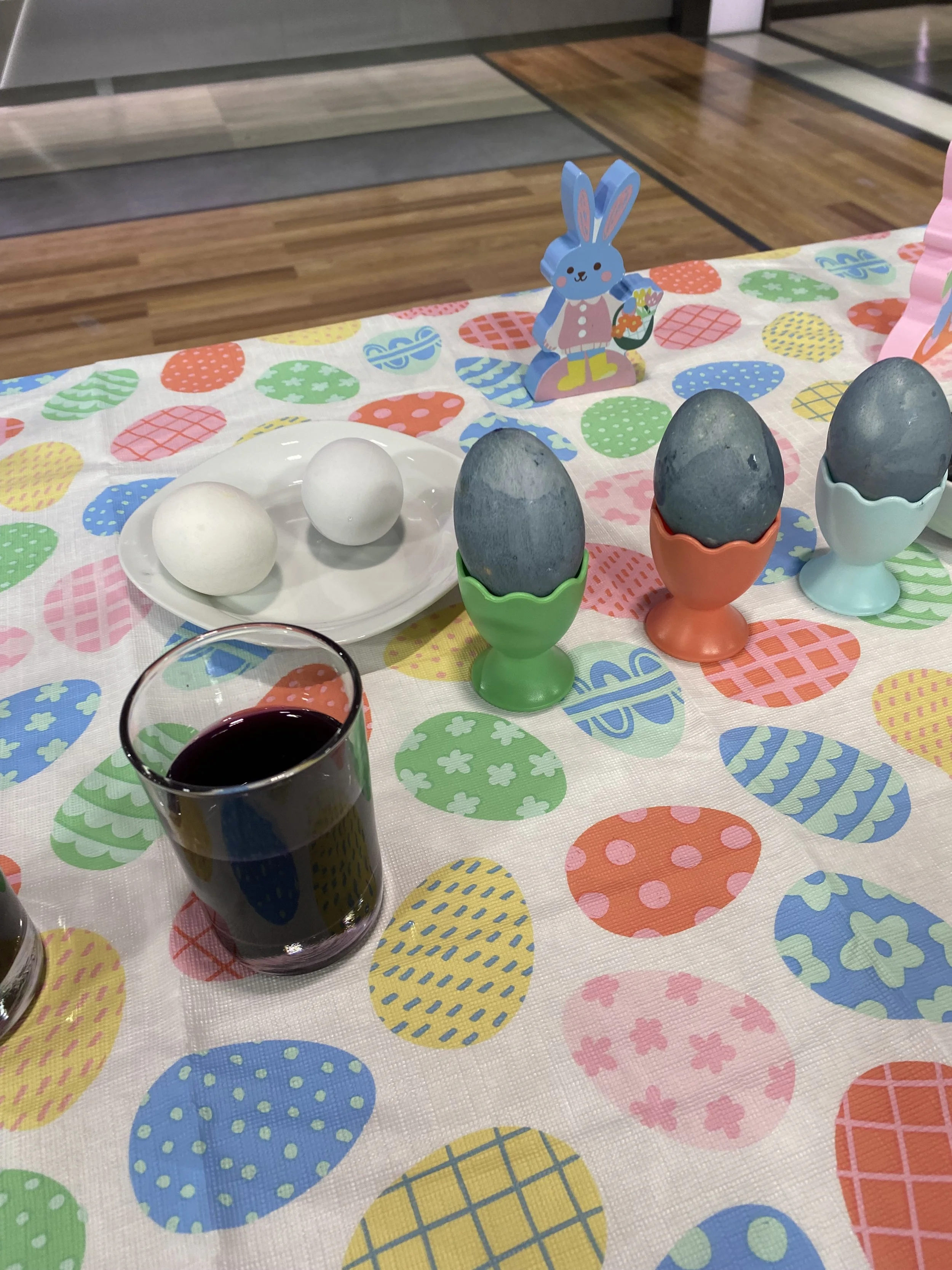 Get Creative: How to Dye Easter Eggs with Toddlers and Kids