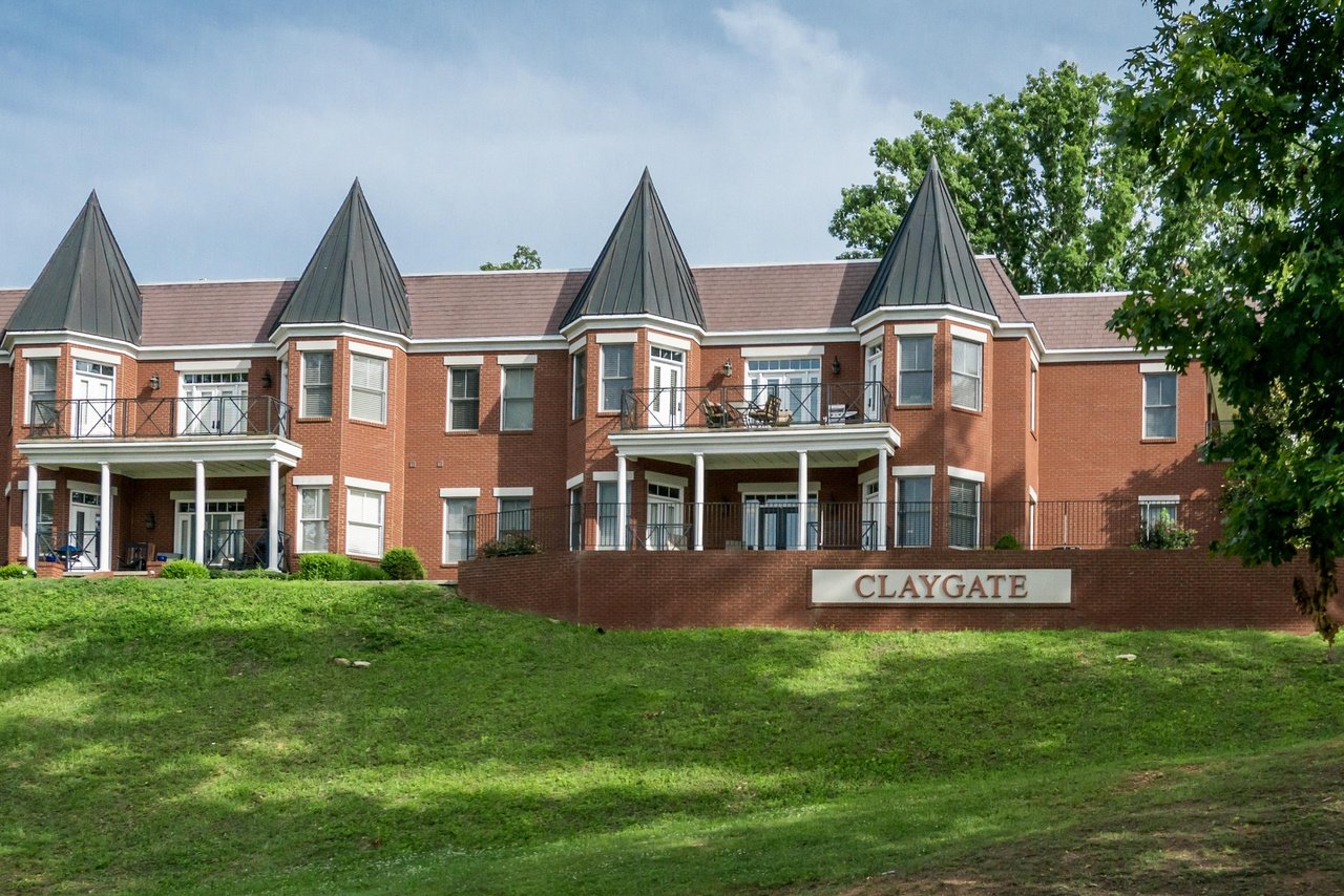 Luxurious Tennessee Lake Property Like No Other. - Ladd Landing