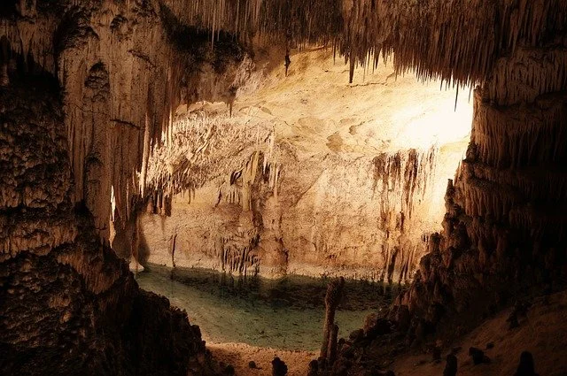 Explore Four Caves in Washington State — Northwest Portal