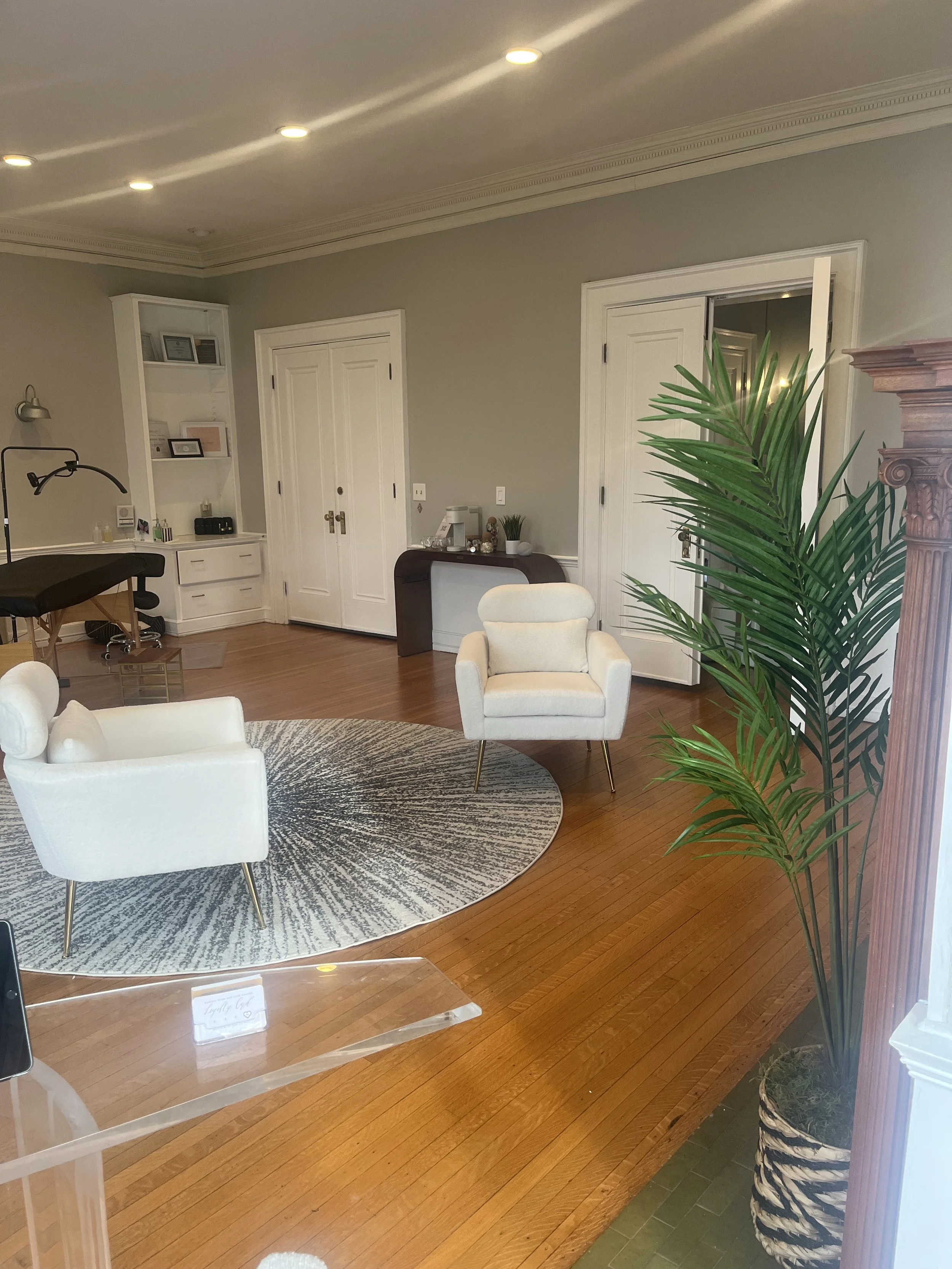 Buffalo Brow & Lash Lounge