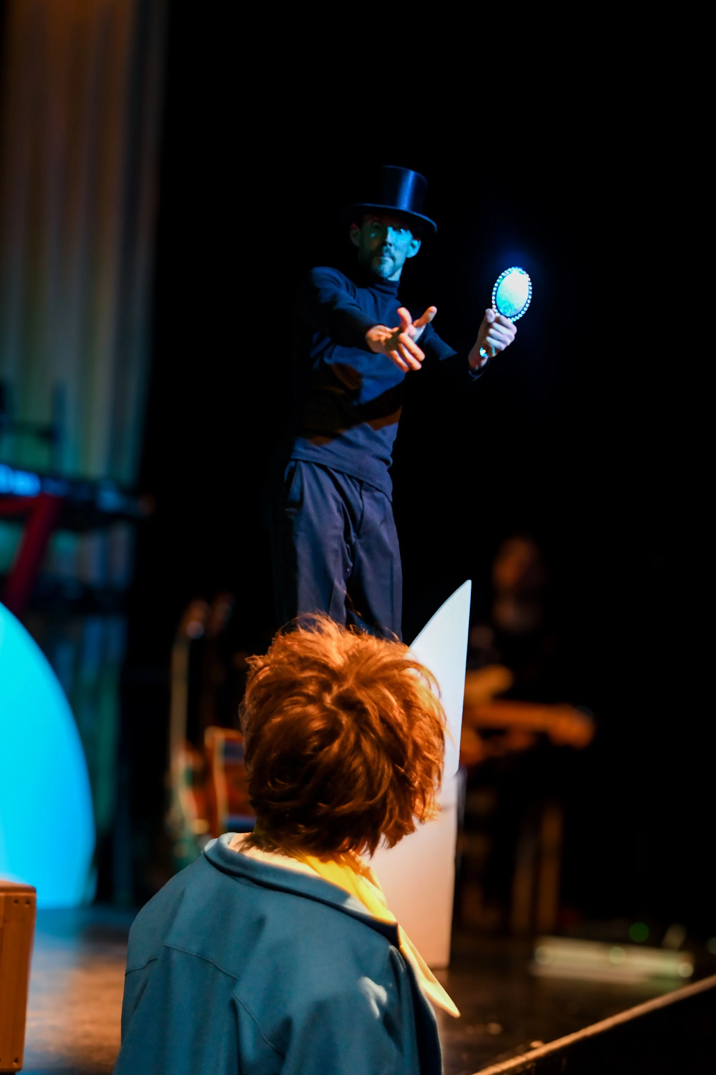 Dark Side of the Moon — Kammertheater Karlsruhe
