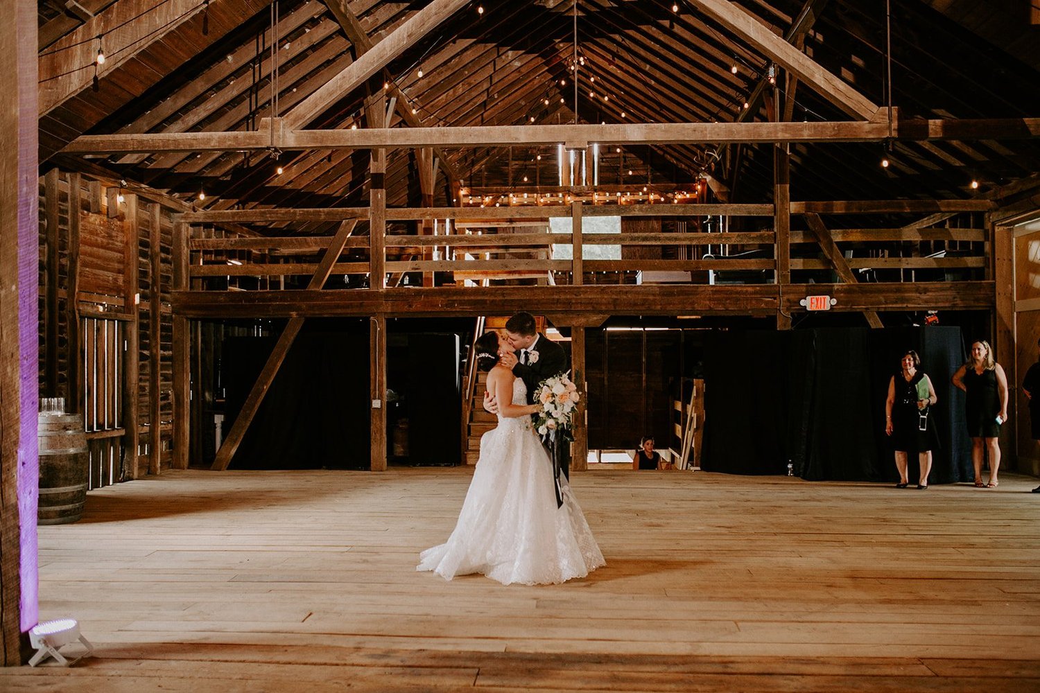 Sylvanside Farm Wedding Venue | Purcellville VA Barn Weddings