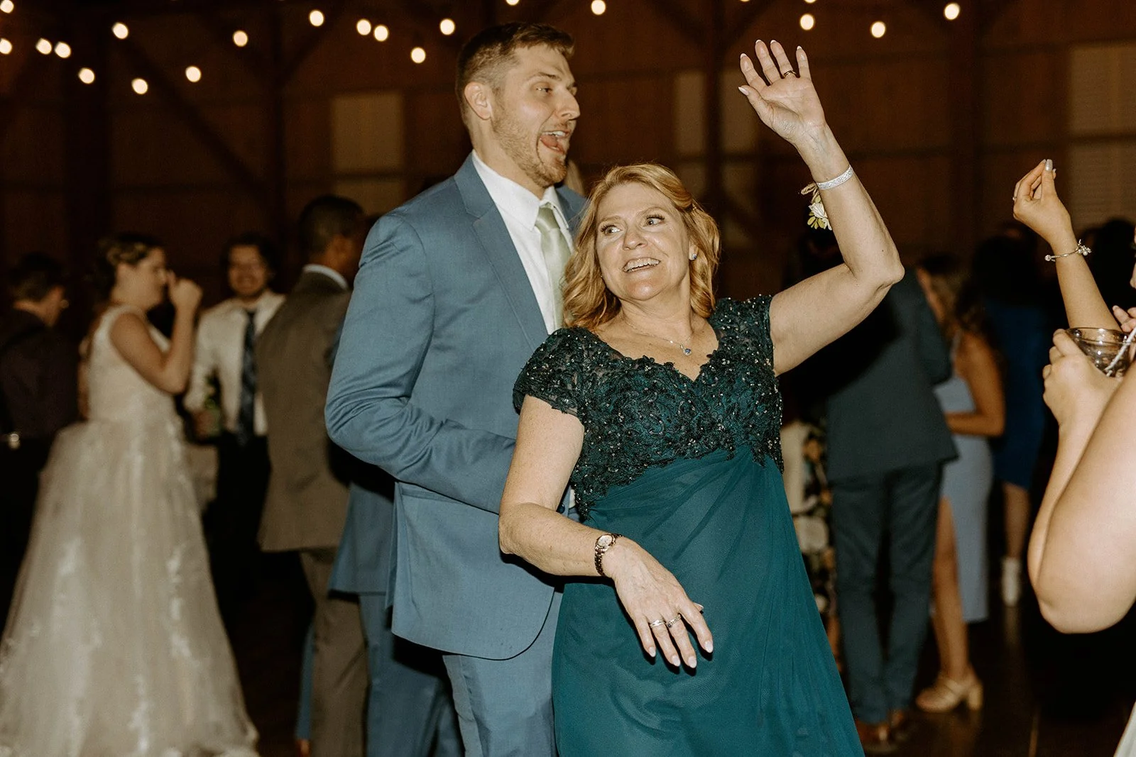 6 Pastures Farm Weddings | Winchester VA Barn Wedding Venue