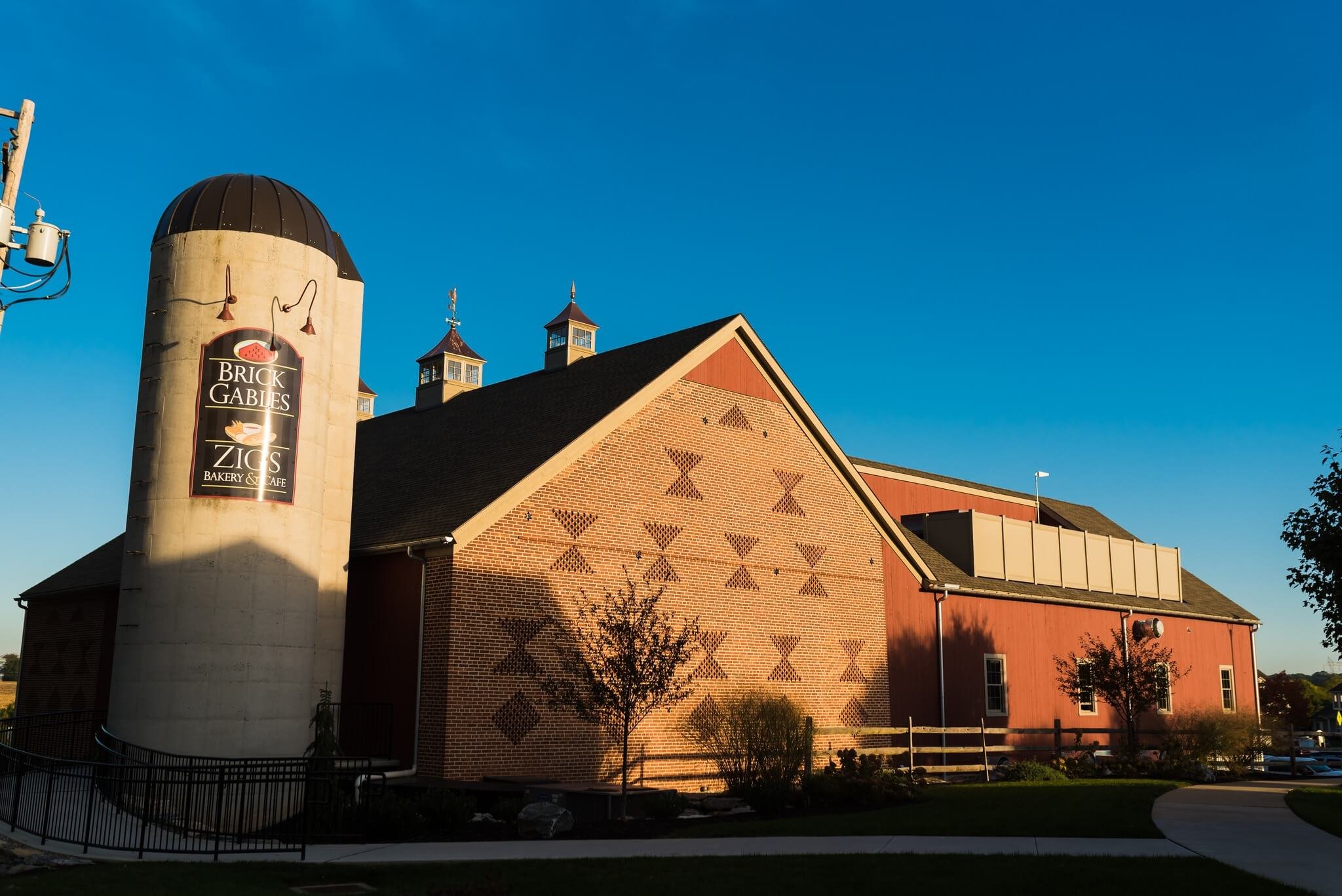 Brick Gables: A Rustic and Elegant Venue