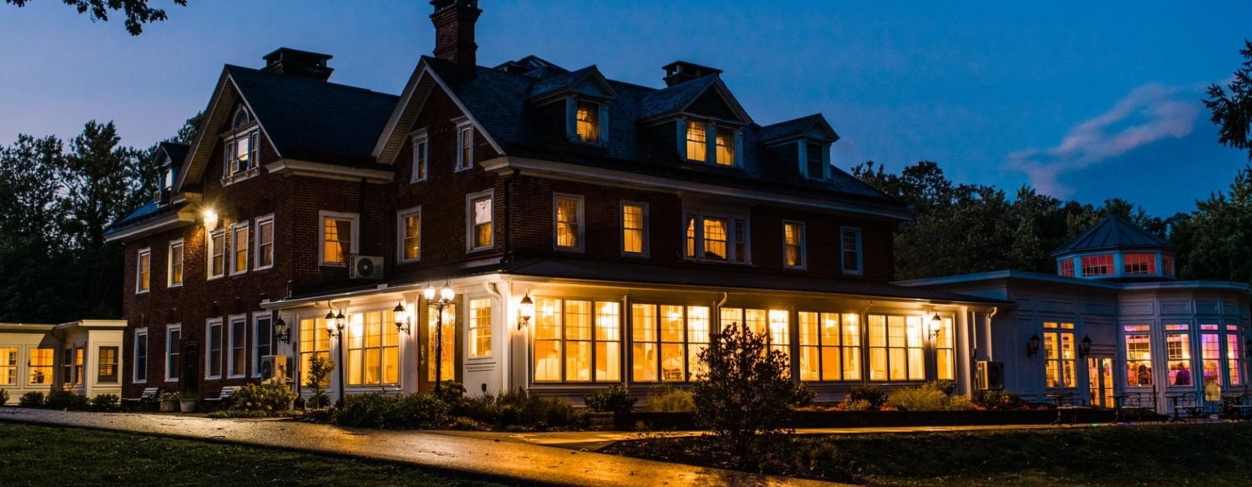 Discover the Charm of Cameron Estate Inn: A Historic Getaway