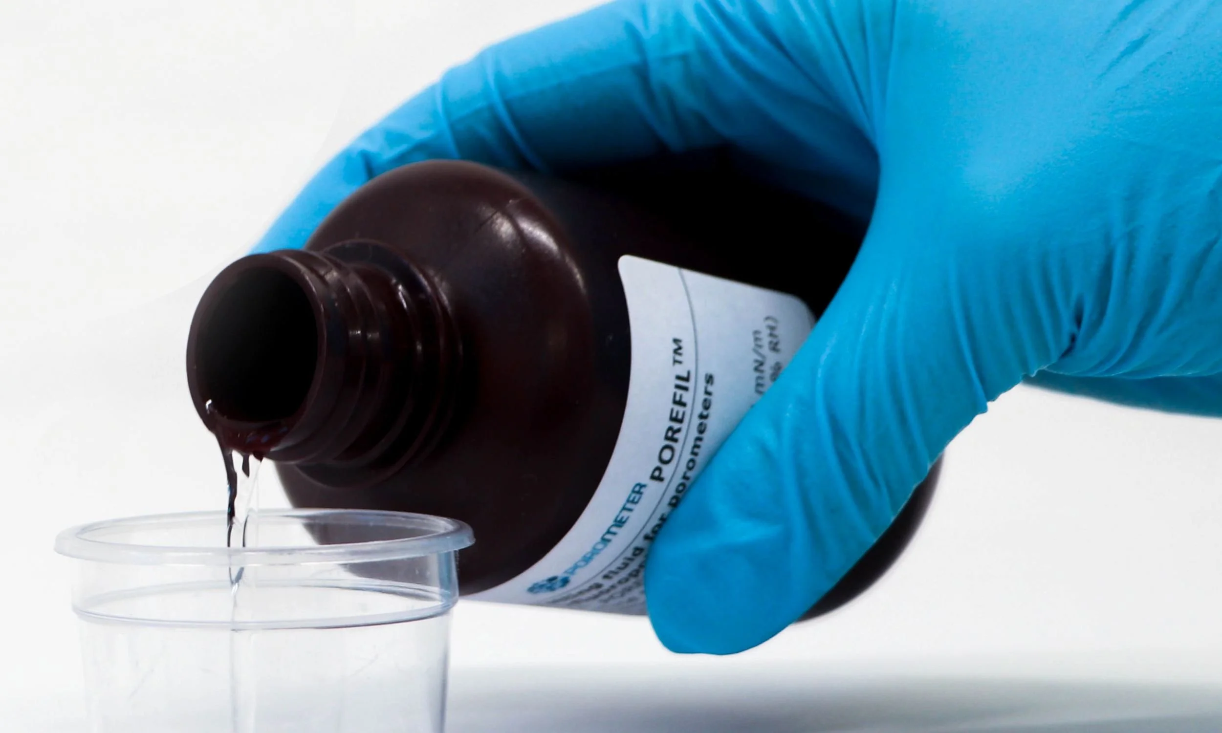 Porometer - pore size distribution and capillary flow porometry measurement